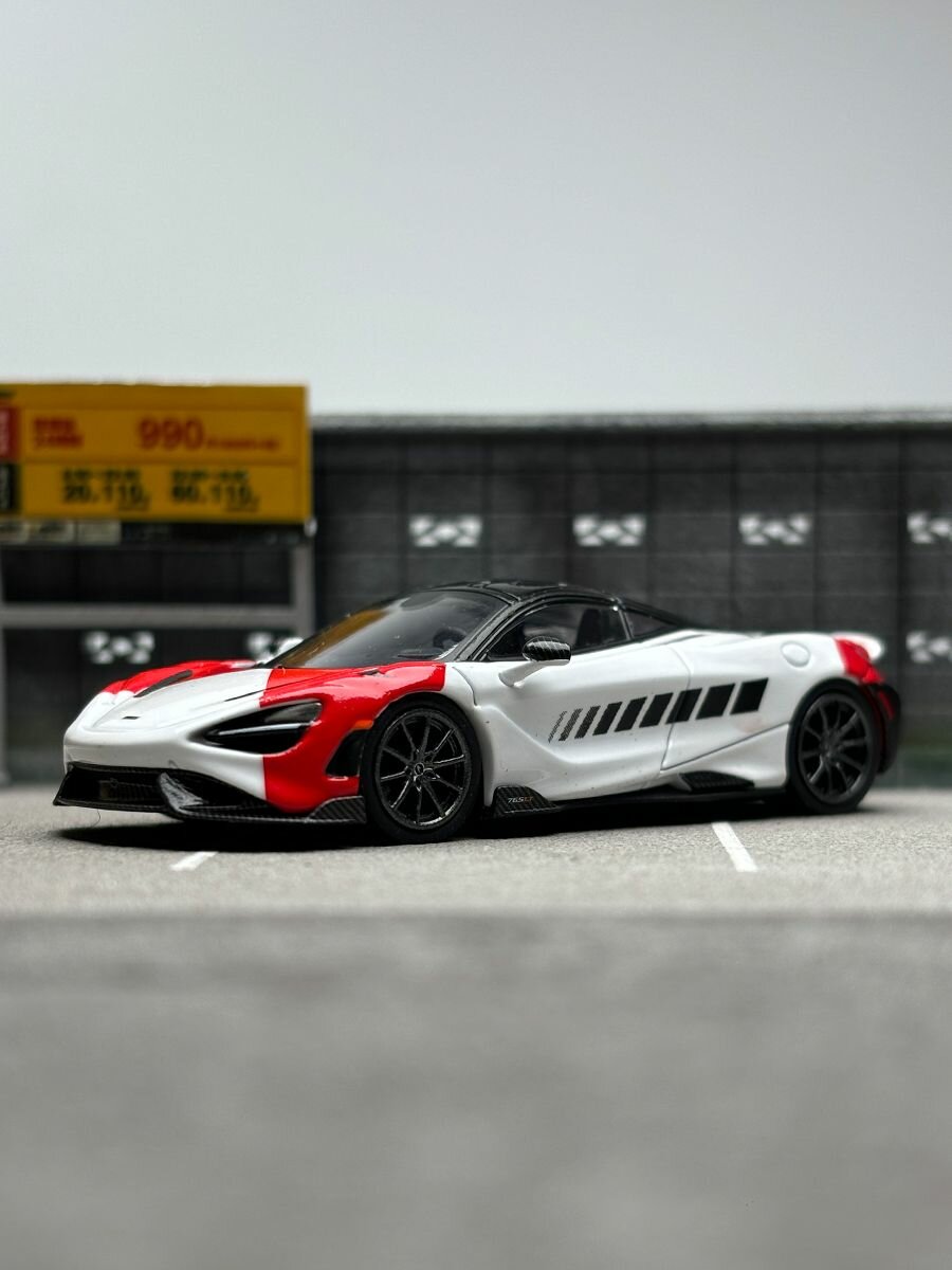 CM 1:64 Mclaren 765LT ELVA Легковая модель автомобиля