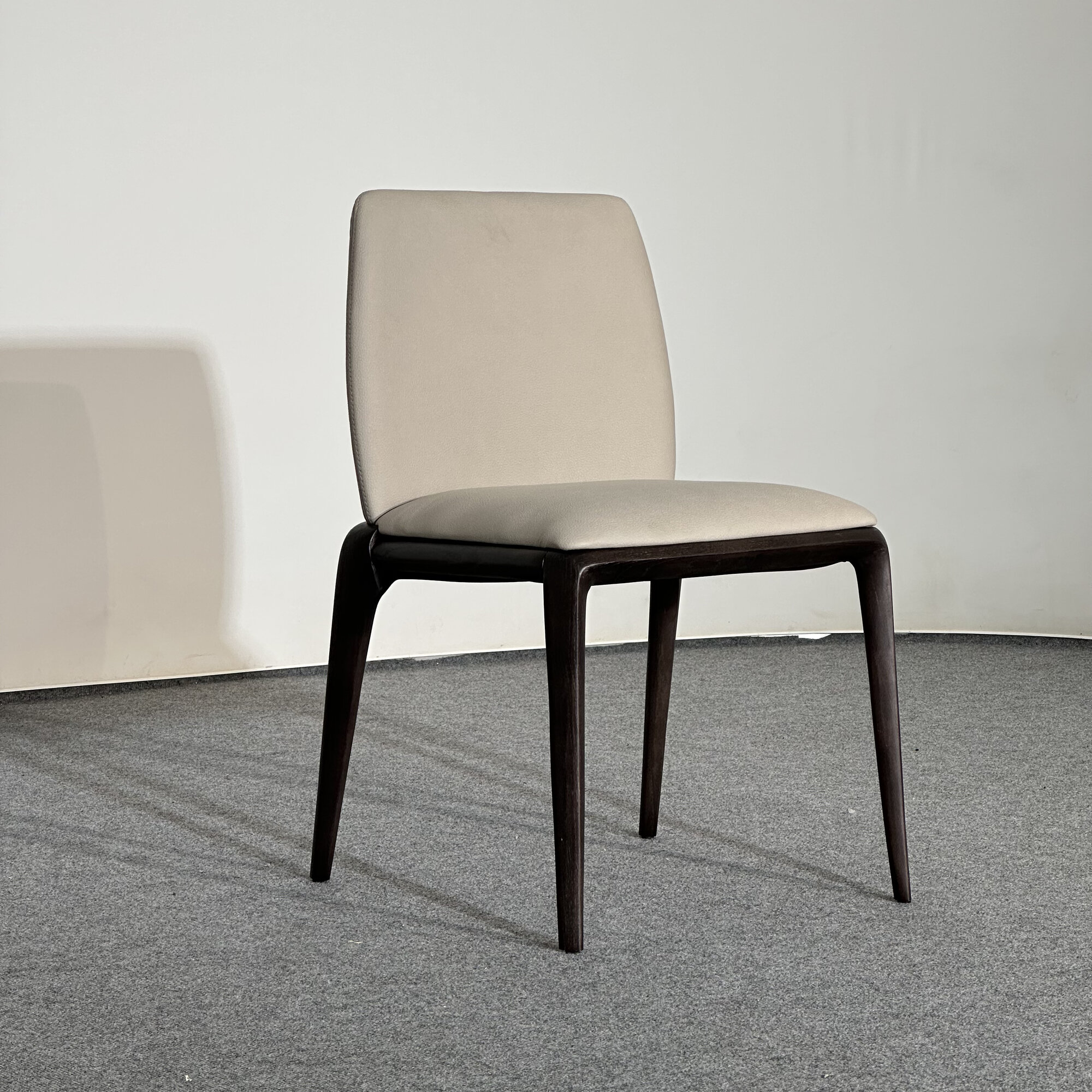 Стул Saloni Pinot, нубук искусственный, светло-бежевый, 50х53х84 см