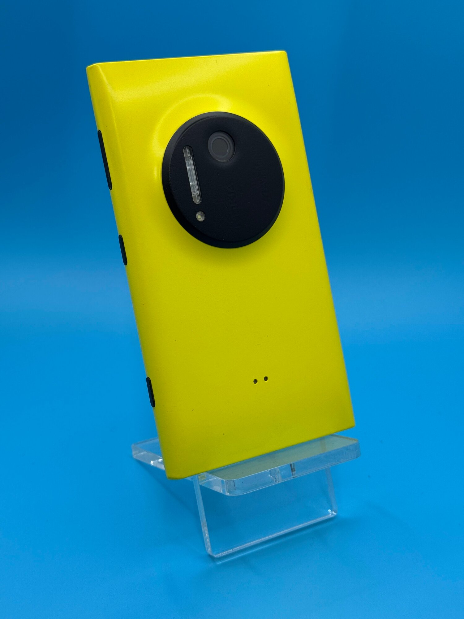 Смартфон Nokia Lumia 1020
