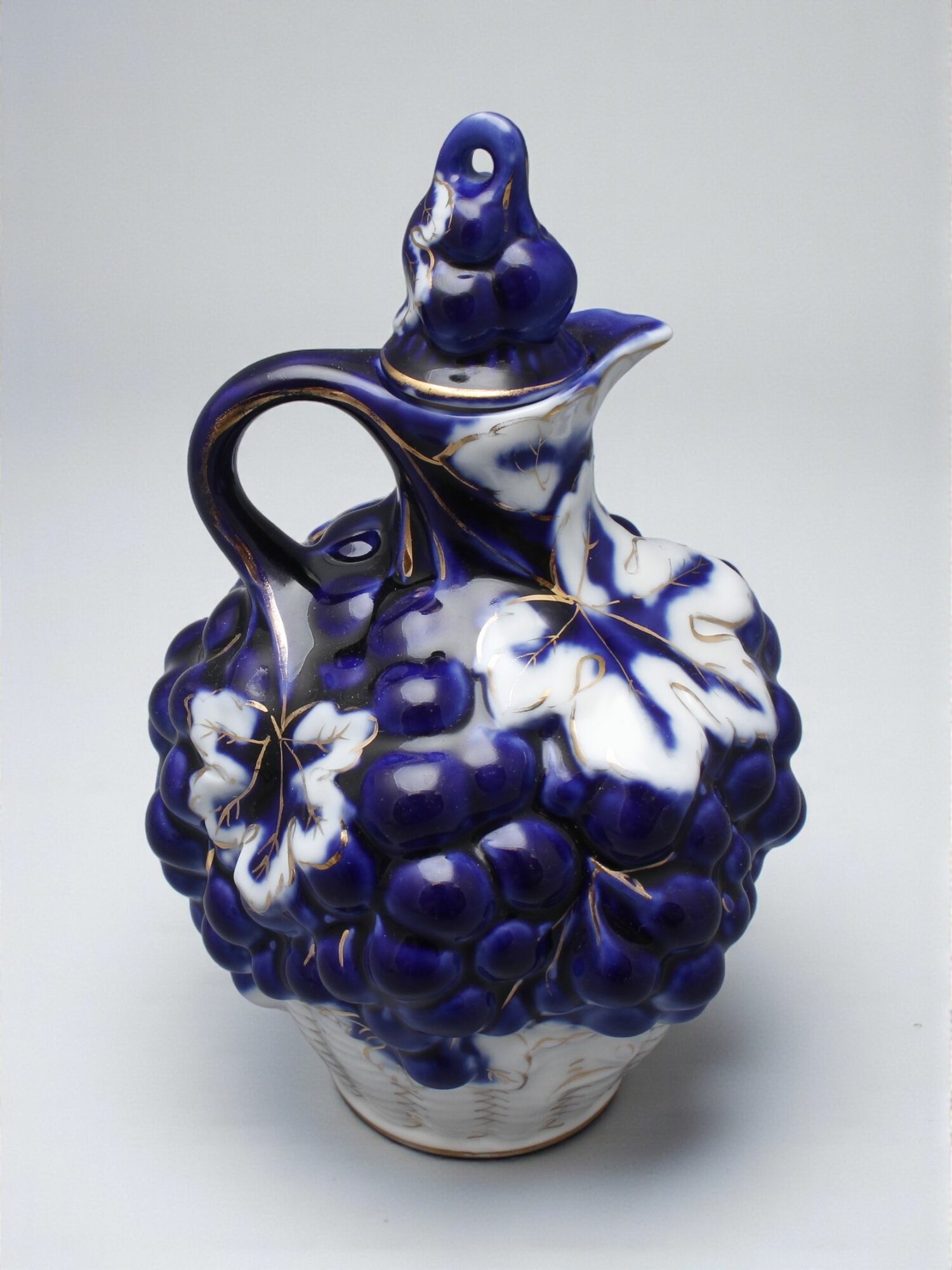 Антикварный кувшин "Виноград в корзине", фарфор, ЛФЗ, 1950-60 гг.