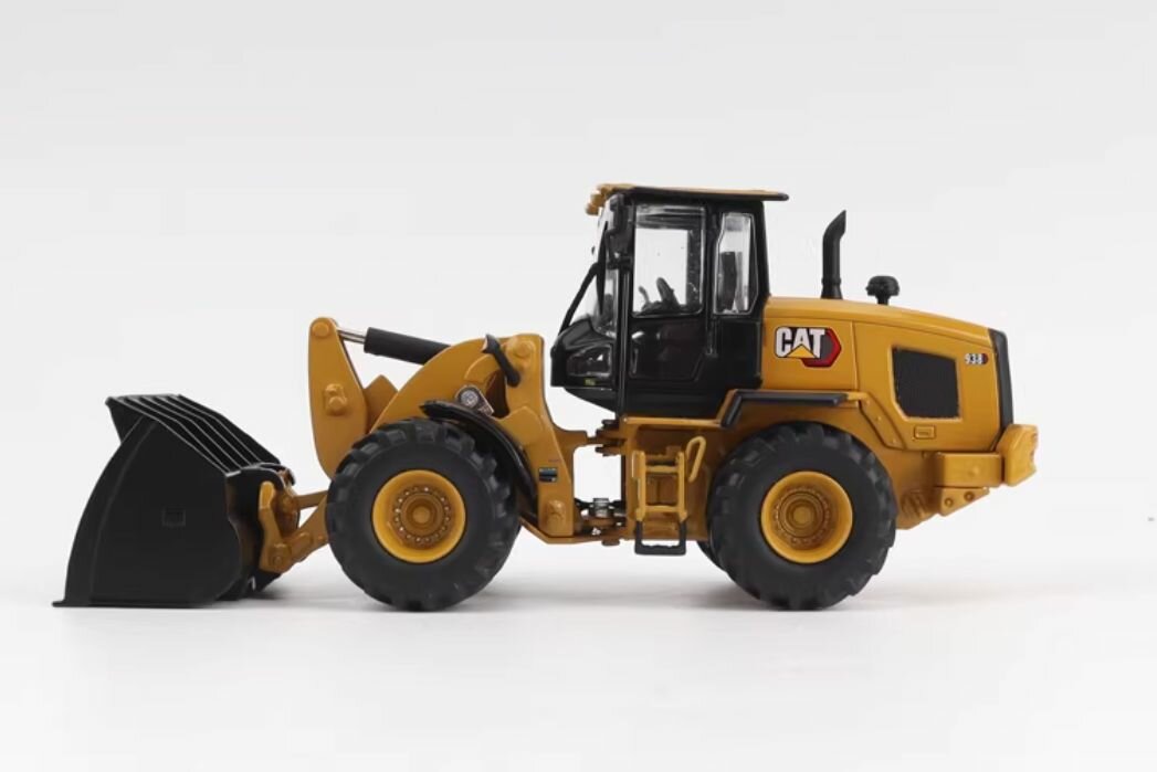 Детализированная модель колесного погрузчика Caterpillar 938 в масштабе 1:50, металлический сплав, DM 85782