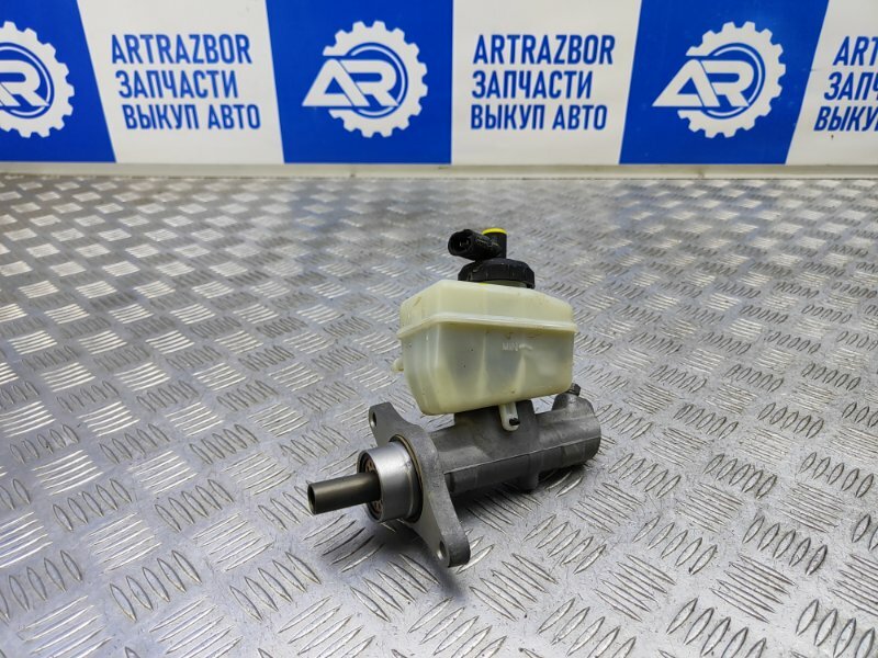 Б/У Цилиндр тормозной главный Renault Duster HS / Рено Дастер HS 1.6 K4MA606 102 Л.С 2013