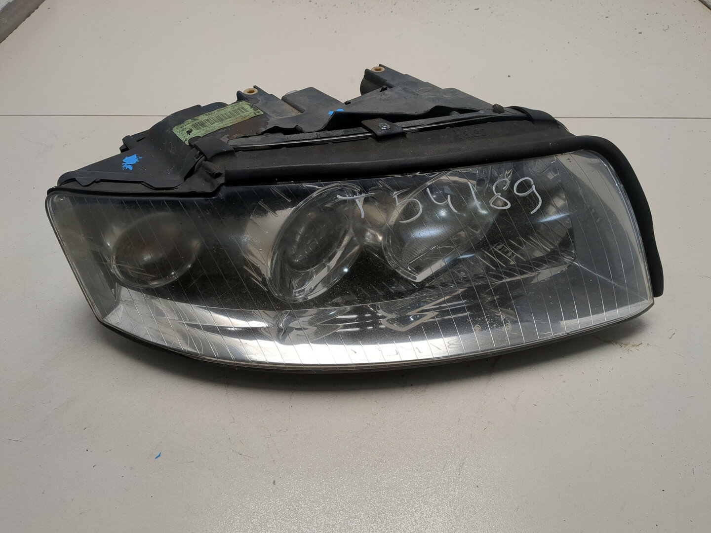 Фара (передняя) правая Audi A4 (B6) Б/У