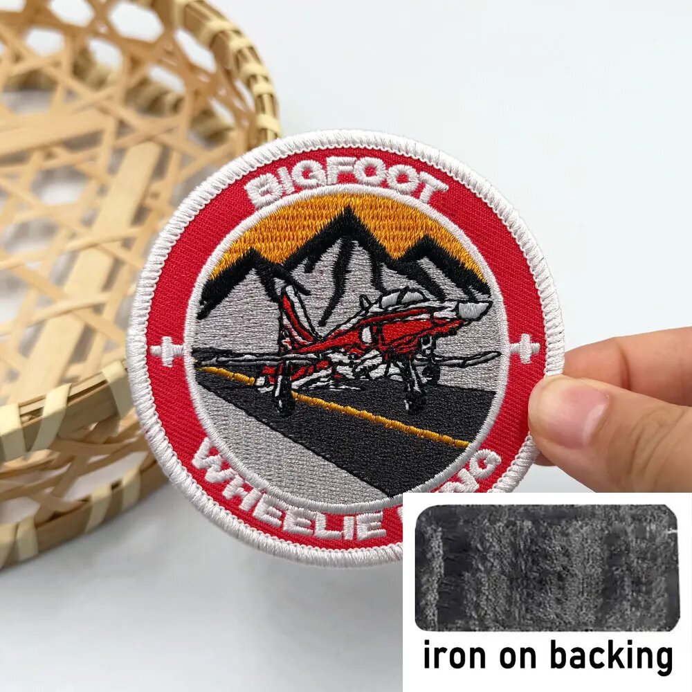 Красный вышитый патч Bigfoot Wheelie YA29-2ironed