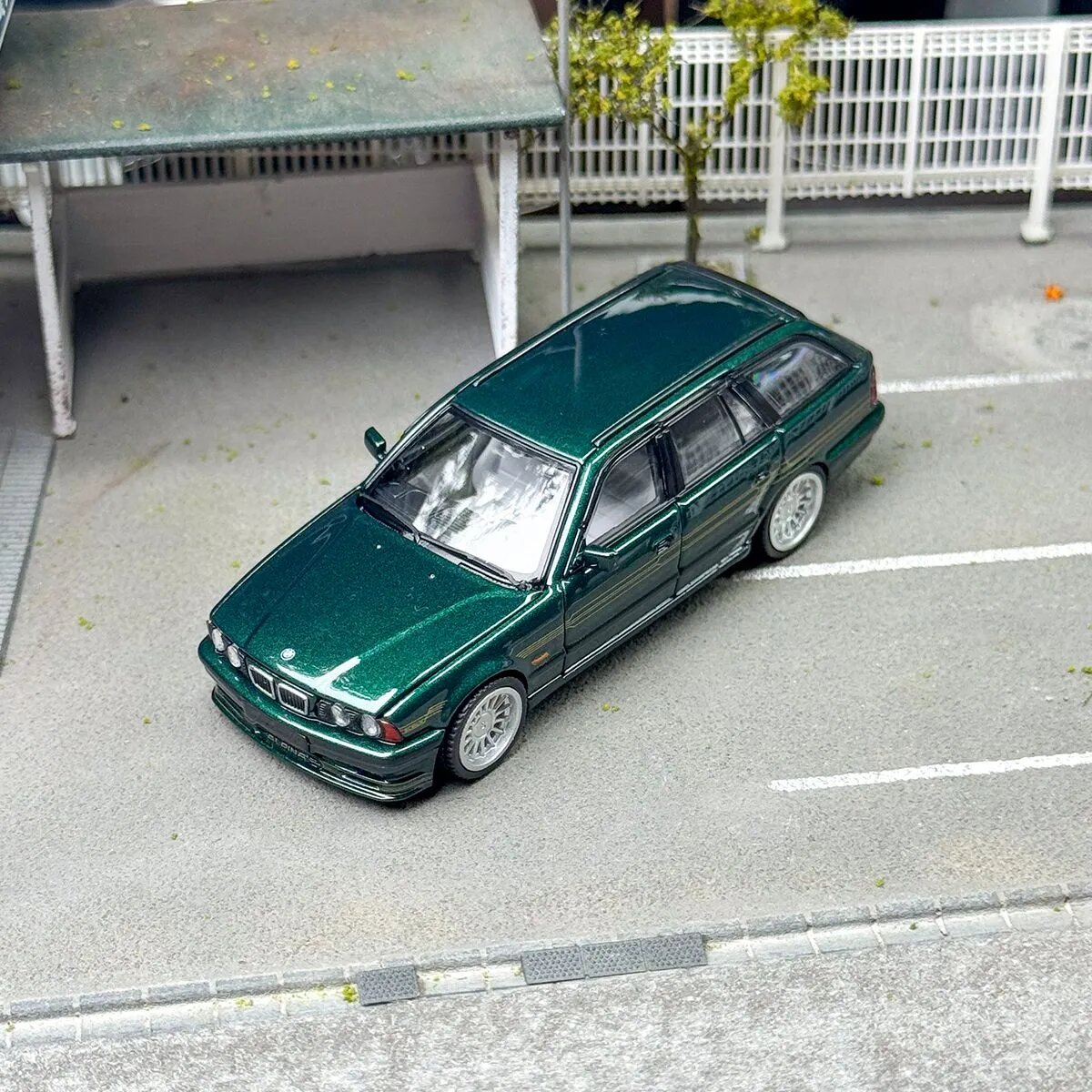Mortal 1:64 BMW E34 ALPINA B10 TOURING Легковая модель автомобиля