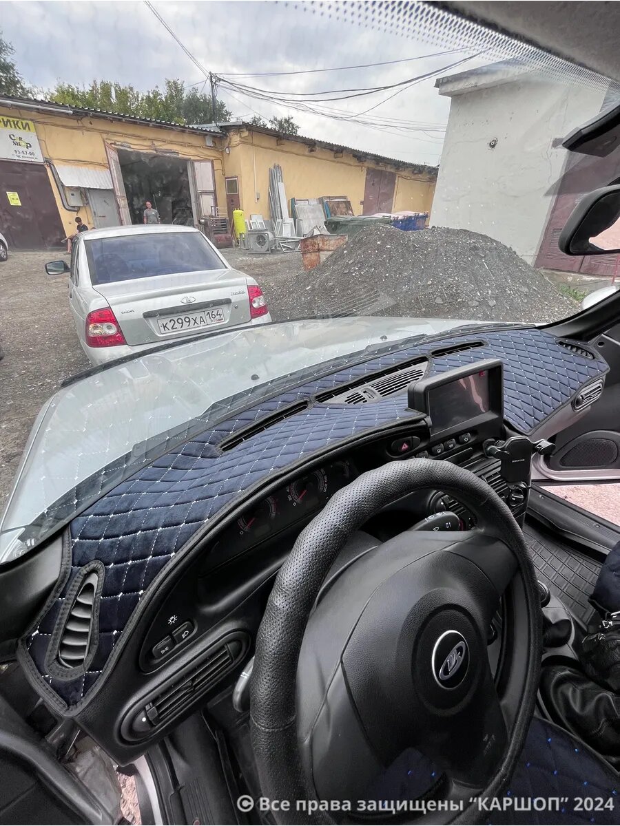 Накидка на панель для Нива Тревел с монитором