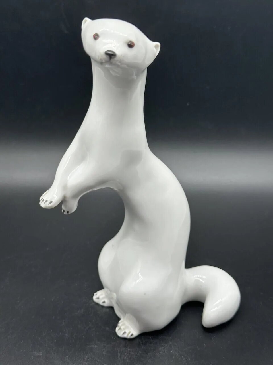 Статуэтка Ласка фарфор ЛфЗ 1960 годы редкая