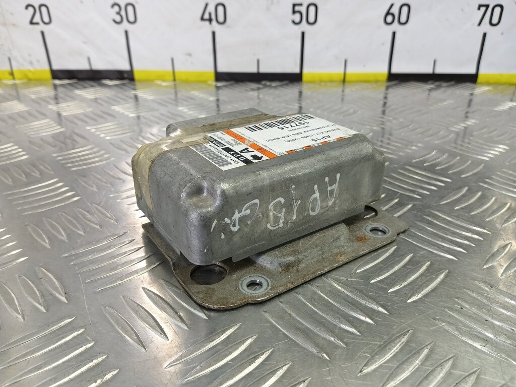 Блок управления SRS (AIR BAG) Б/У для SUZUKI XL7 I (1998—2009) 3891052D00