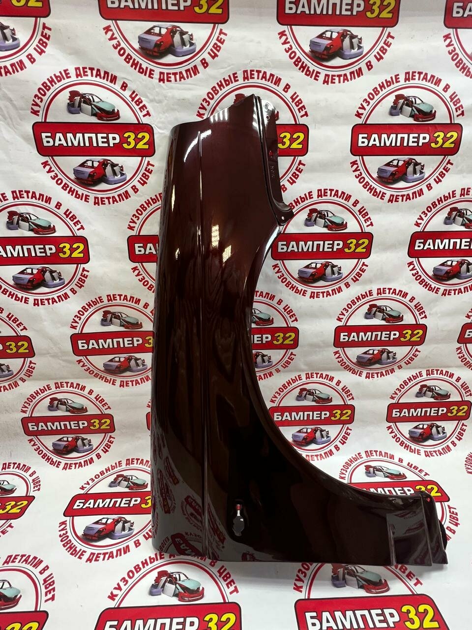 Крыло Приора 2170 правое пластиковое, цвет Портвейн