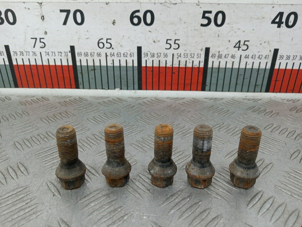 Болт колесный BMW X5 (E70) арт. 2268340