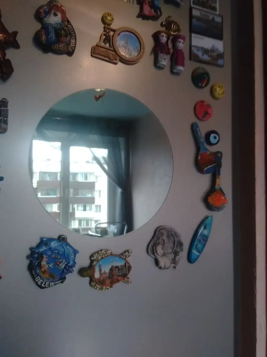 Зеркальный магнит на холодильник 25х25см