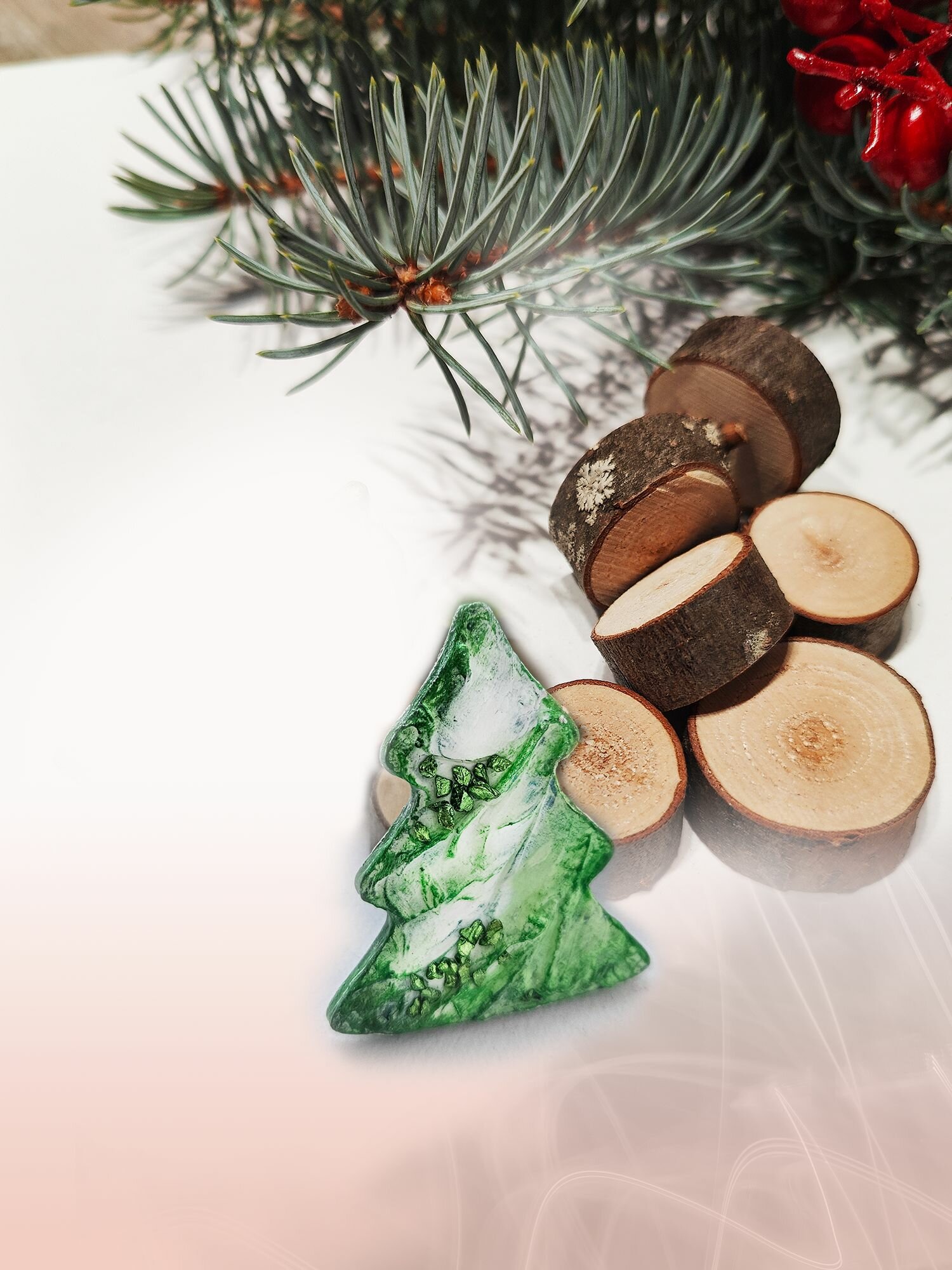 Брошь, стекло