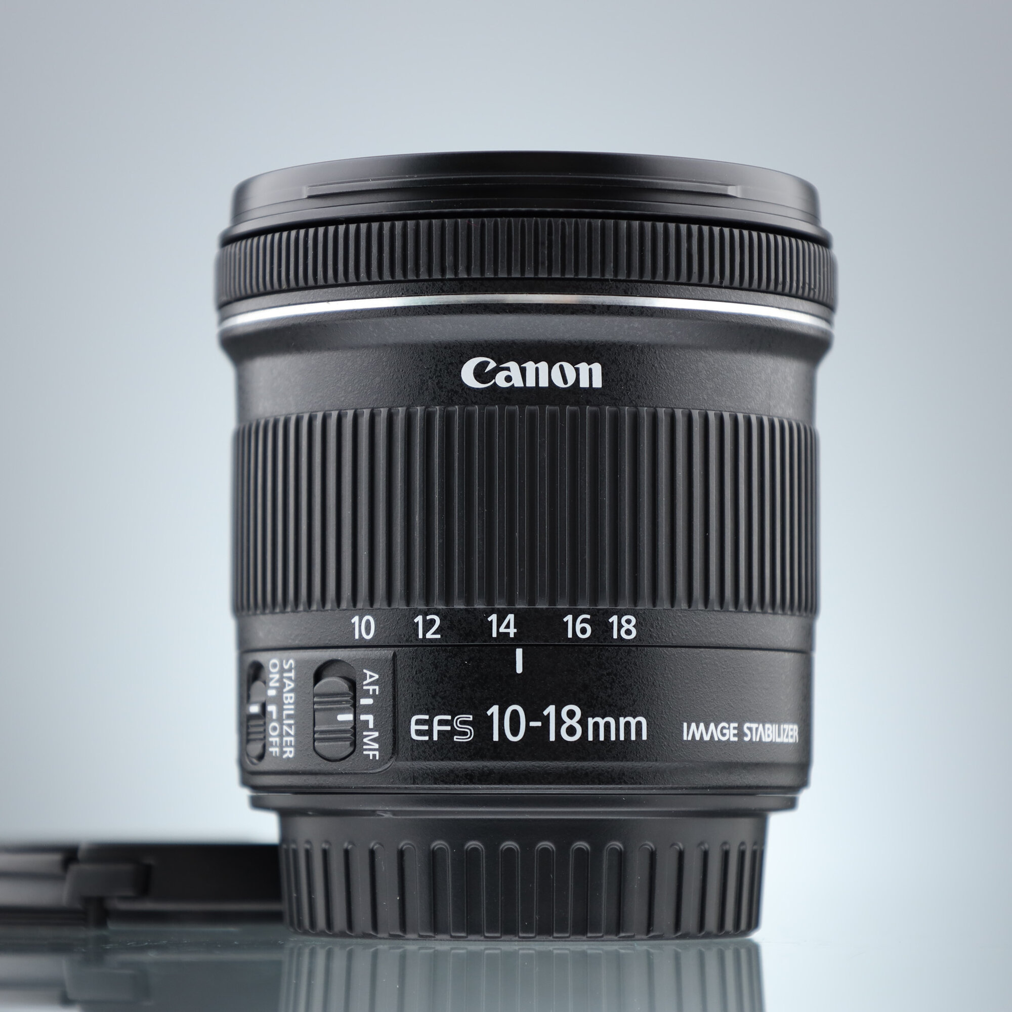 Объектив Canon EF-S, 10-18mm, f/4.5-5.6, IS STM, переменное фокусное расстояние, черный