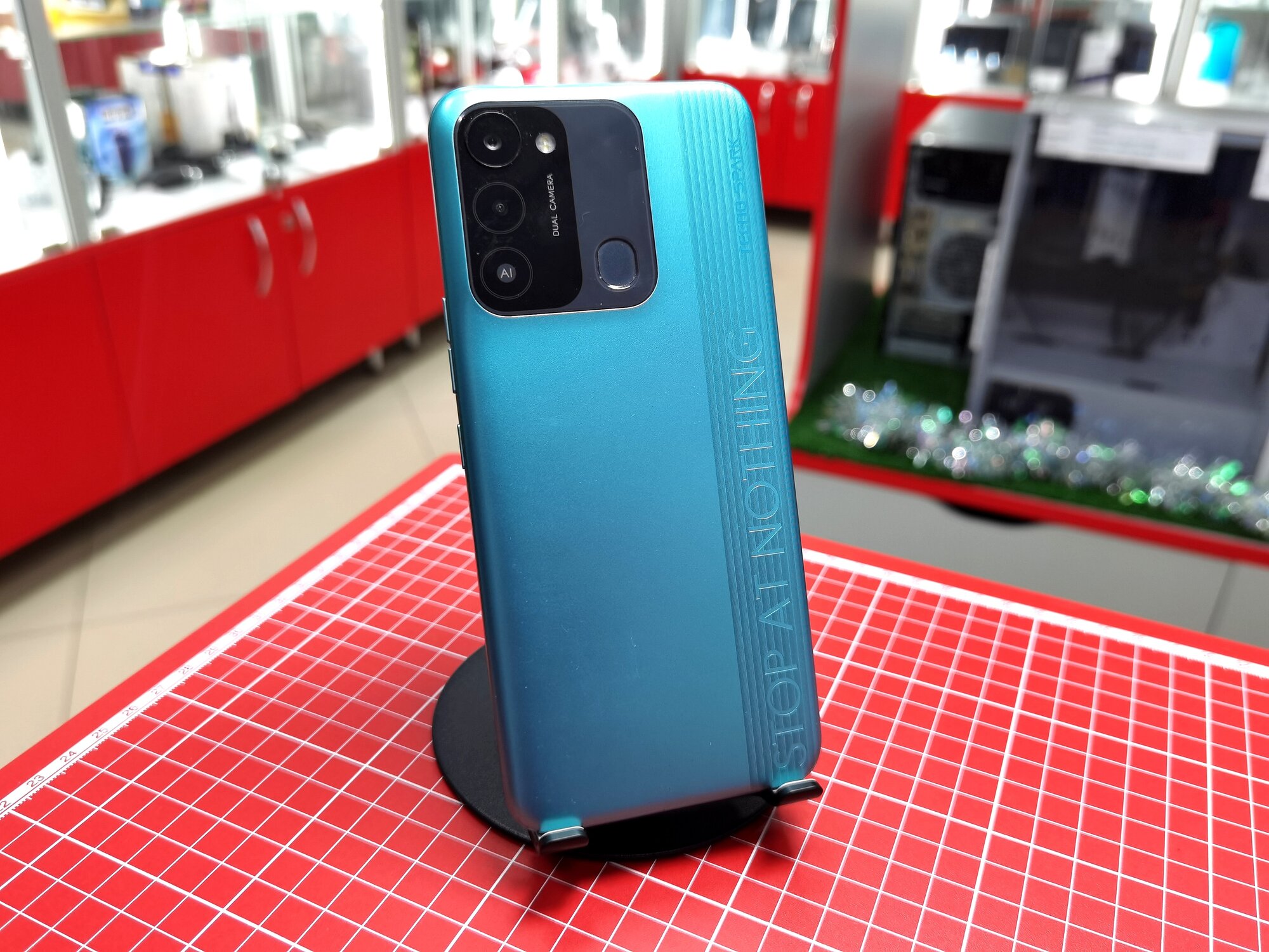 Смартфон TECNO Spark 8C (KG5N) 4/64GB Turquoise Cyan/бирюзовый