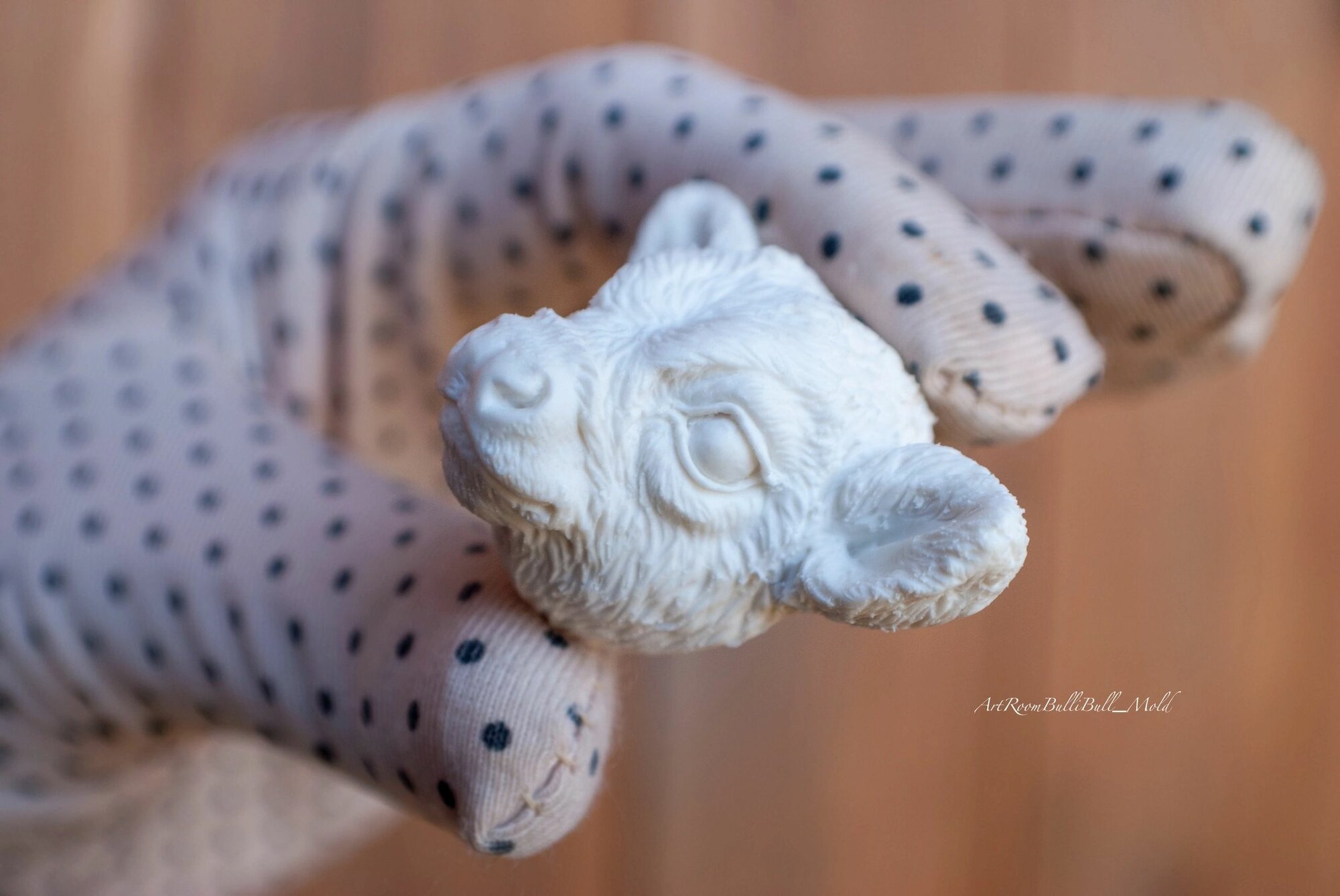 Авторский силиконовый молд Теленок (миди) — форма для эпоксидной смолы, гипса, мыла, полимерной глины