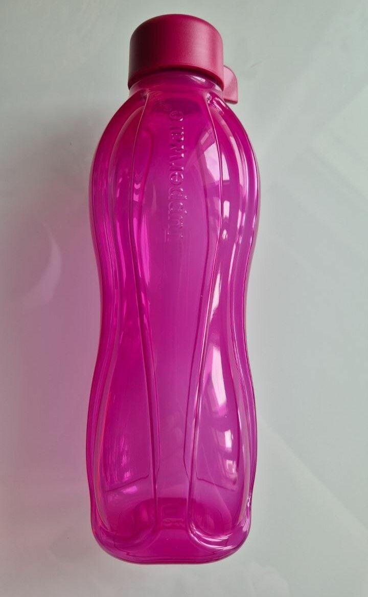 Эко-бутылка 500мл с винтовой крышкой, цвет- грантовый. Tupperware