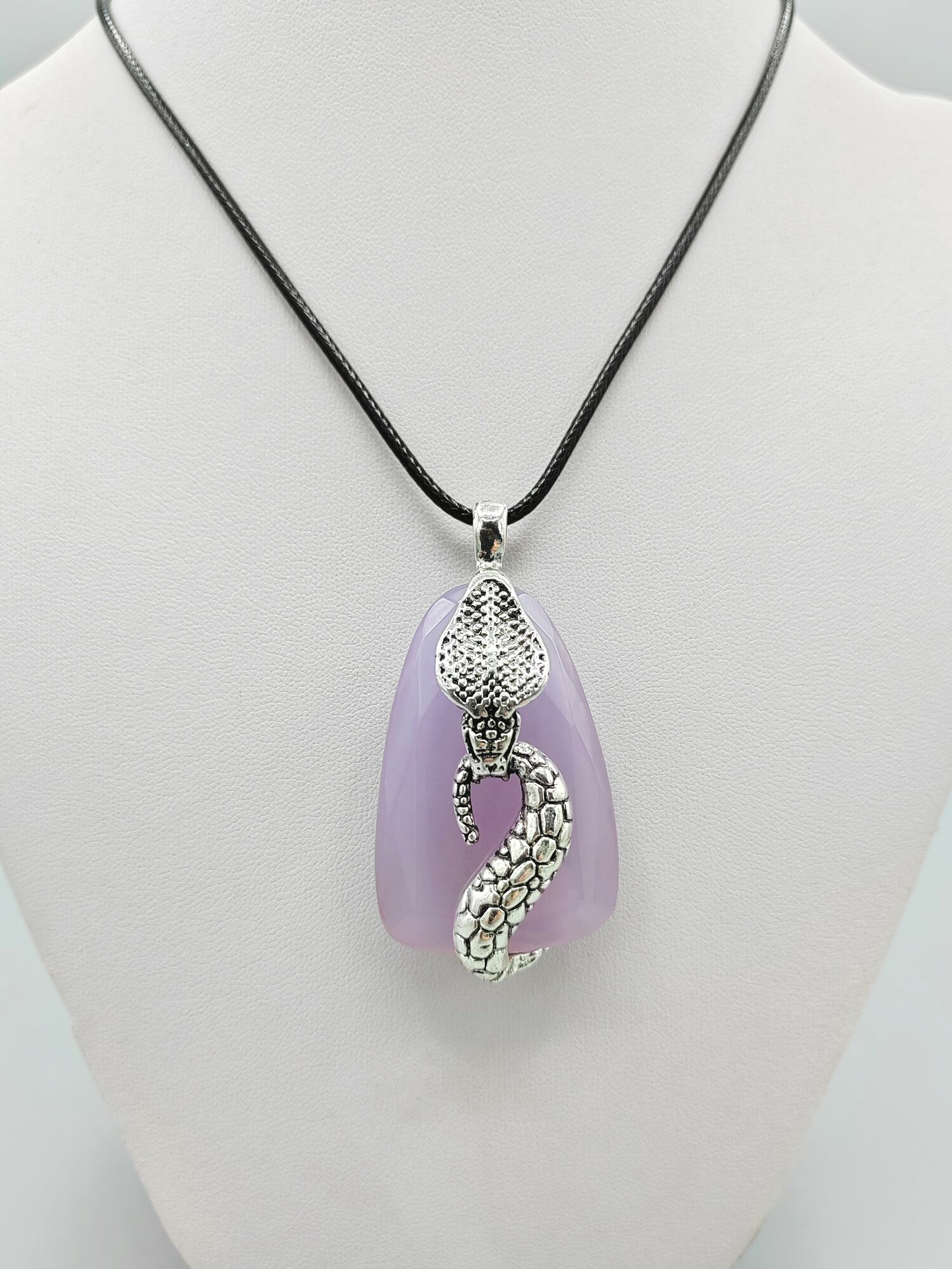 Колье, розовый кварц