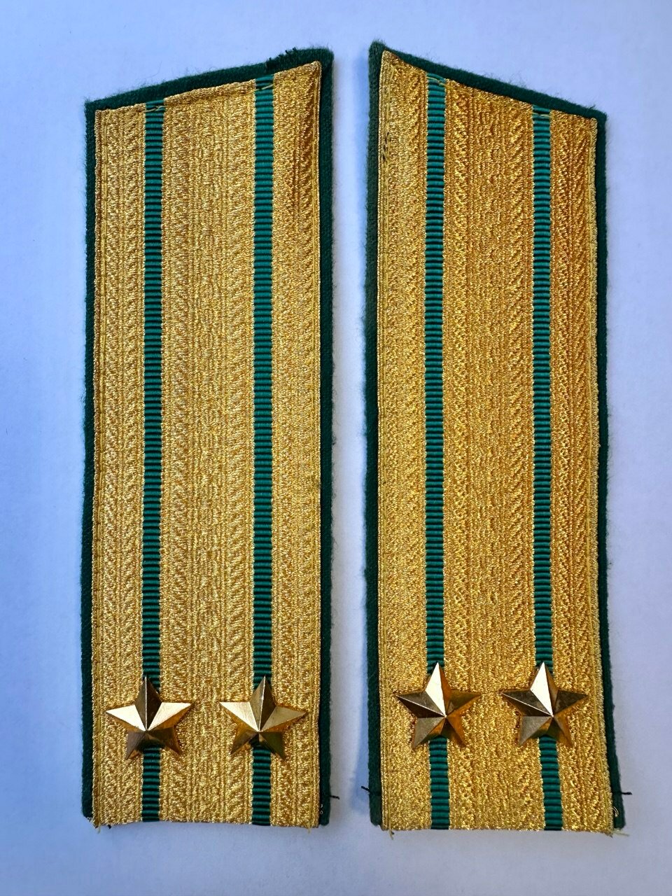 Погоны Пограничной службы в сборе картон Подполковник золотые Скос 17см