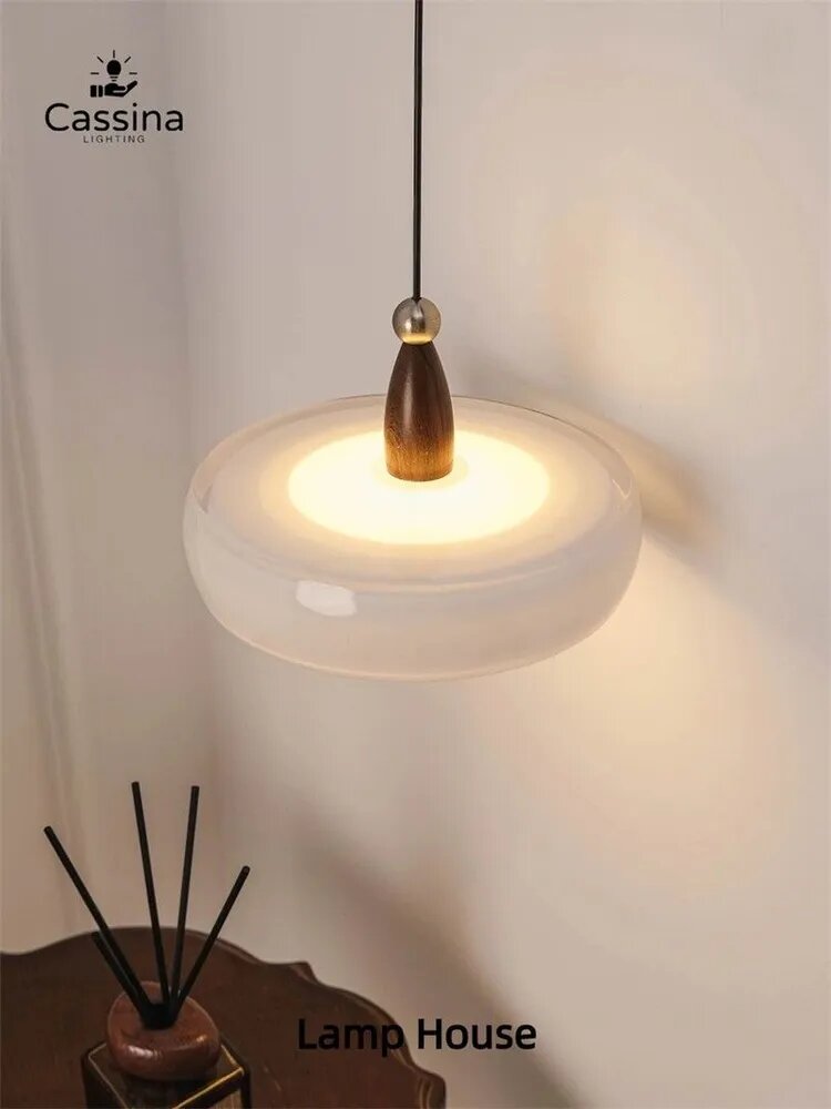 Cassina LED люстра 12 Вт белого цвета с деревянными элементами для кухни, 200х200х115 мм — фото 1