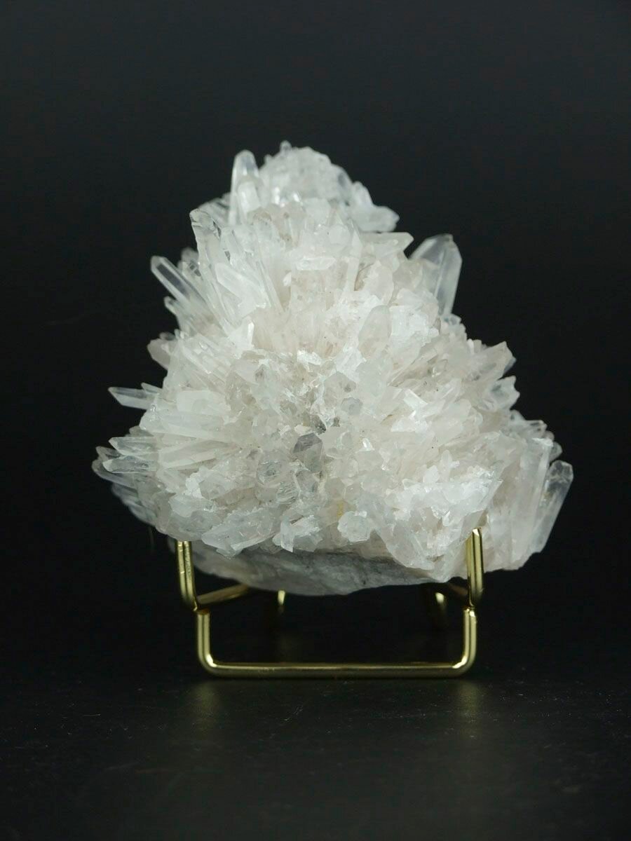 Кварц белый молочный кристалл