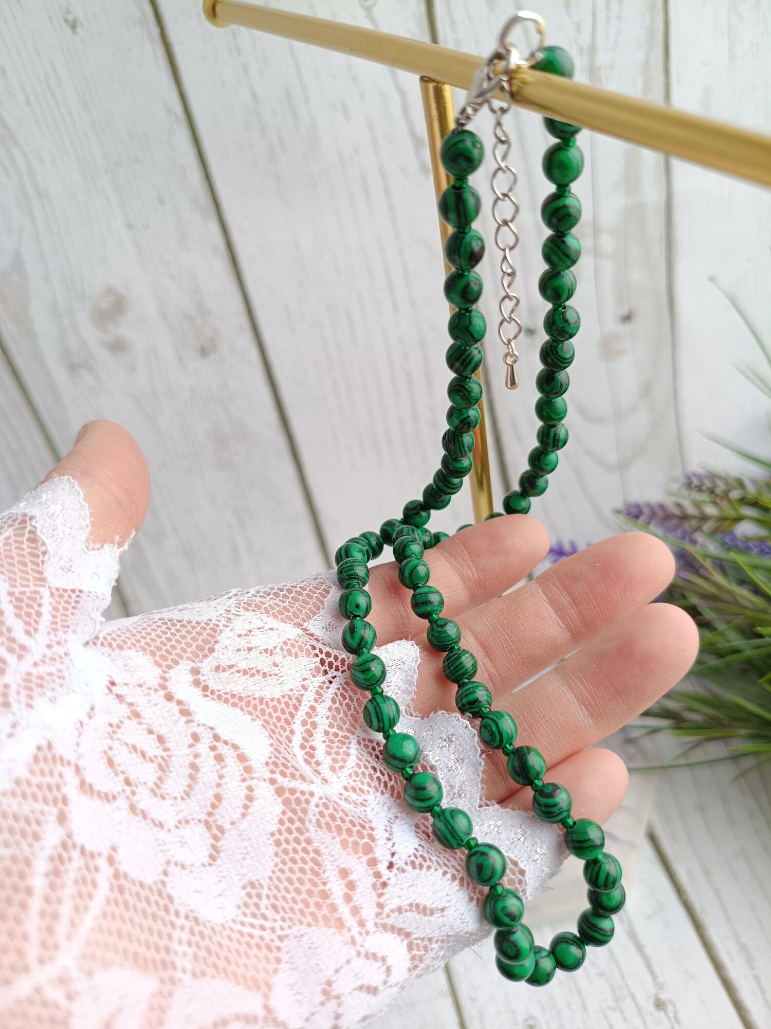 Бусы, малахит