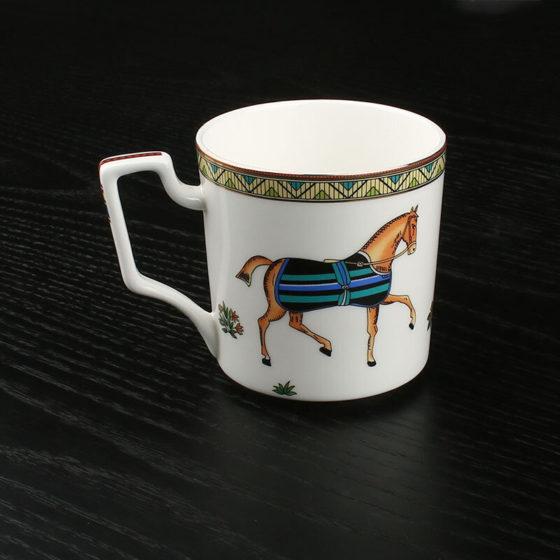 Винтажная кружка в европейском стиле из высококачественного костяного фарфора, персонализированная и креативная, большая емкость для домашнего использования, стильный дизайн, роскошная кружка для завтрака.