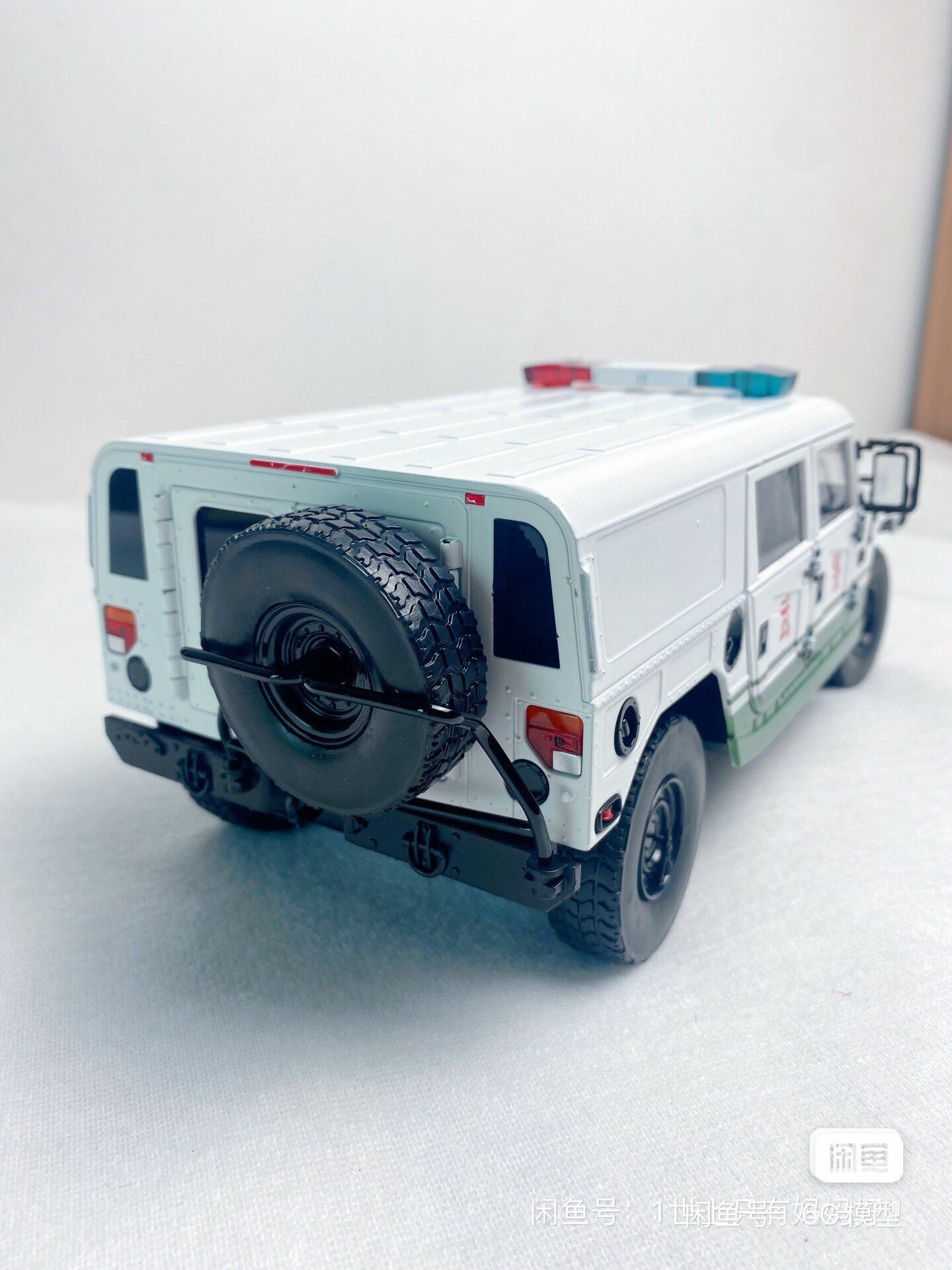 1/18 Dongfeng Mighty SWAT, пожарная служба, вооруженная полиция, модель автомобиля из сплава коллекционное издание