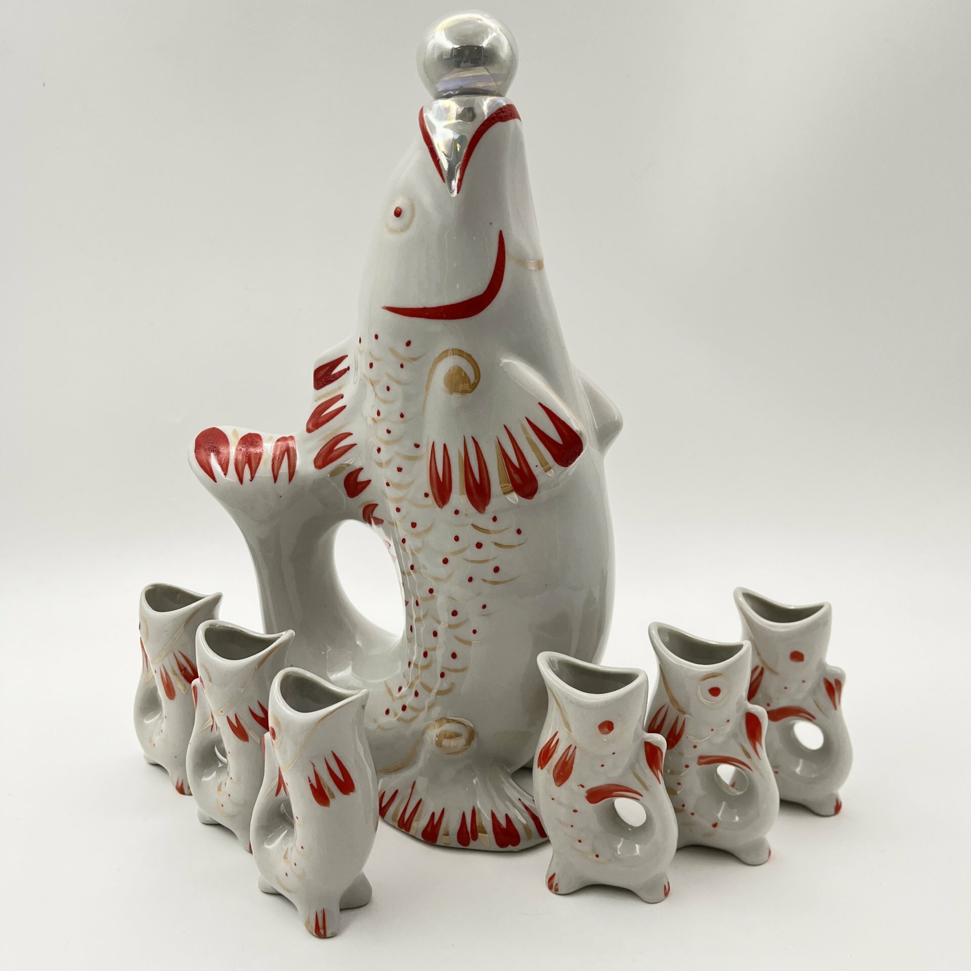 Набор для крепких напитков "Рыба" (штоф и 6 стопок), автор М. Д. Барамидзе, фарфор