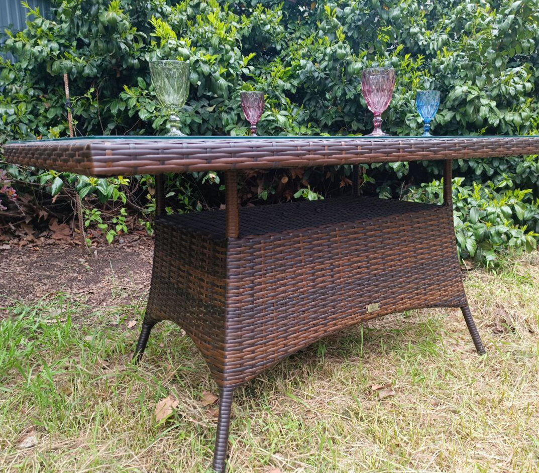 Плетеный стол SunSet "Кипр", искусственный ротанг, столешница из стекла, 150x90x75 см