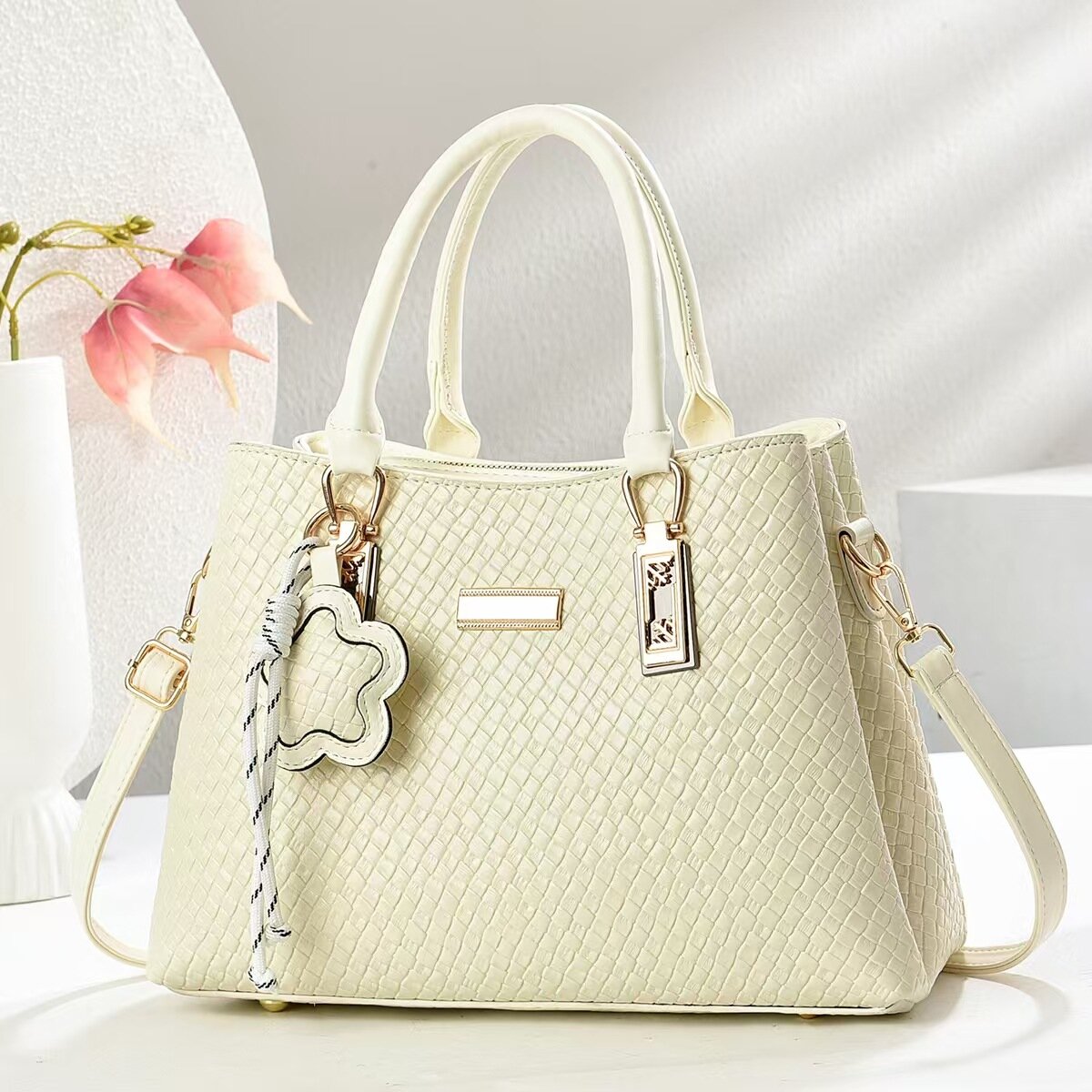 Стильная городская сумка A95967: современный минимализм