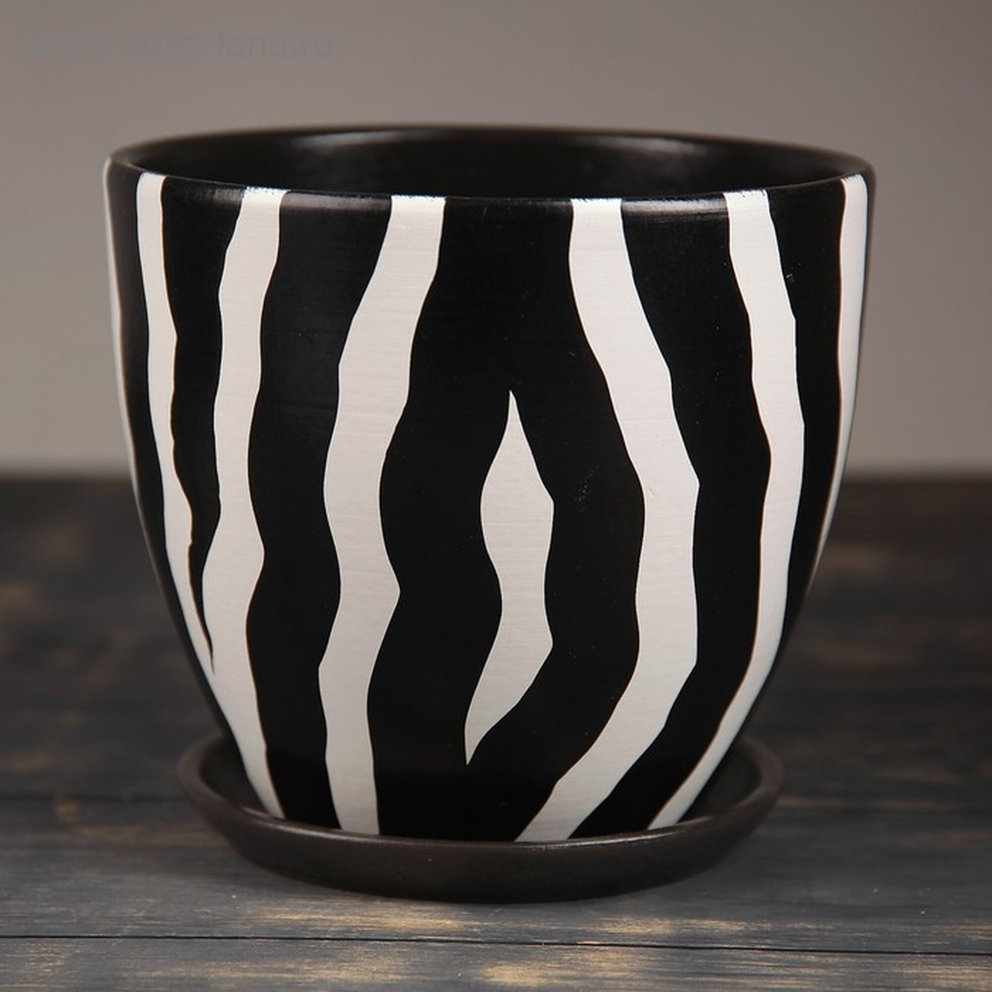 Горшок для цветов «Зебра № 4», керамический, с поддоном, 2.6 л, овальная форма, чёрно-белый