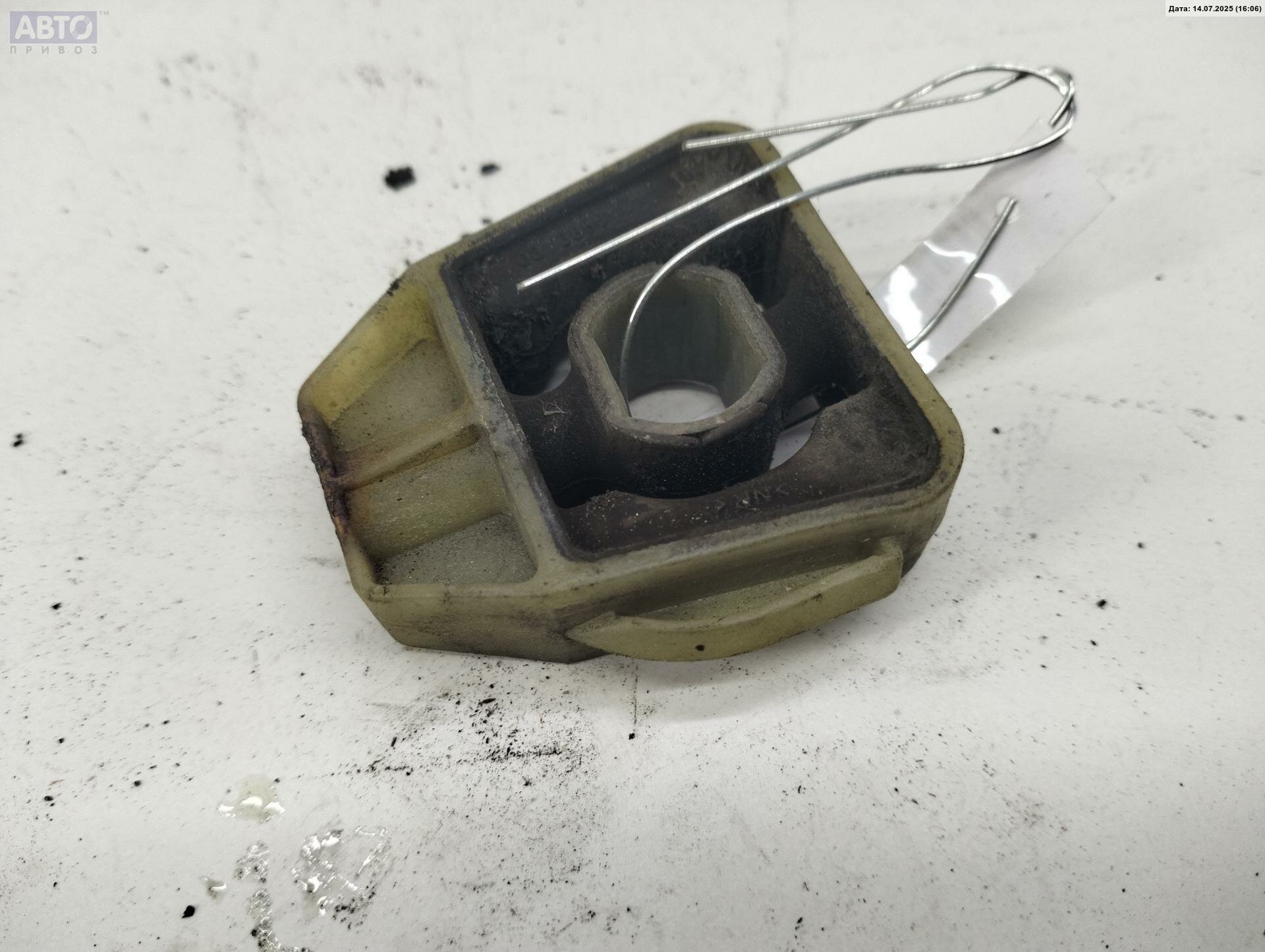 Кронштейн радиатора Volkswagen Bora