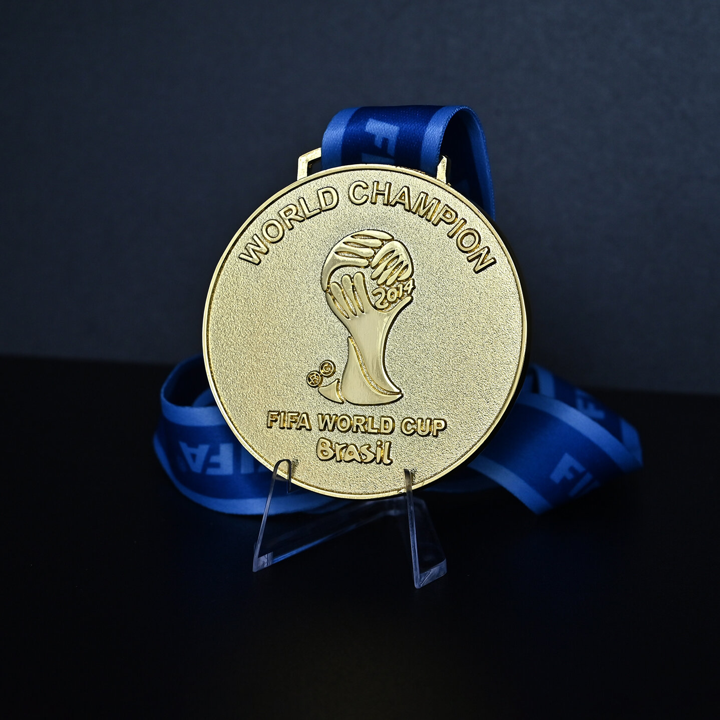 Медаль победителя Чемпионата мира по футболу FIFA 2014 Бразилия 2014 Бразилия футбол чемпионат мира