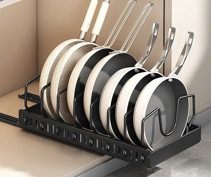 Выдвижная полка для хранения кастрюль и сковородок