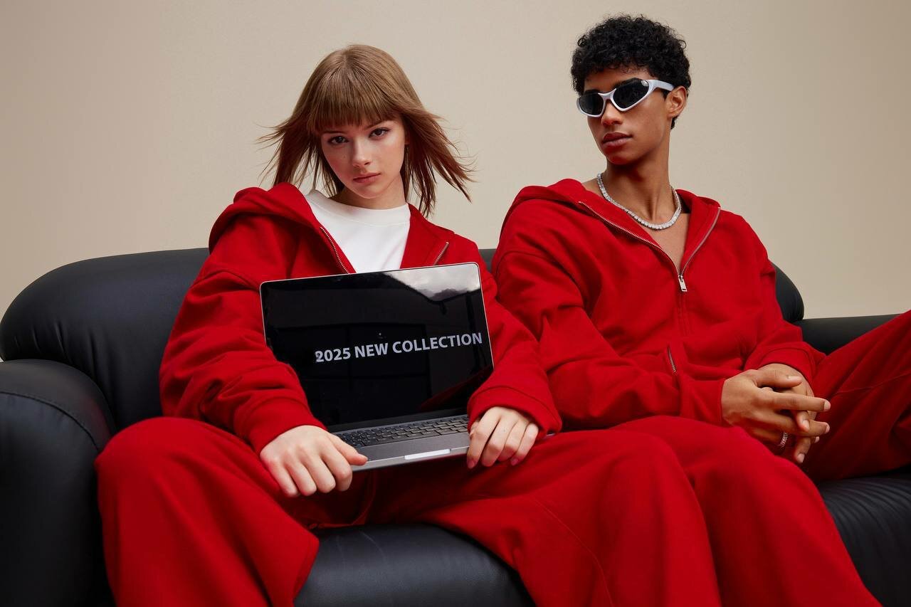 Толстовка спортивная