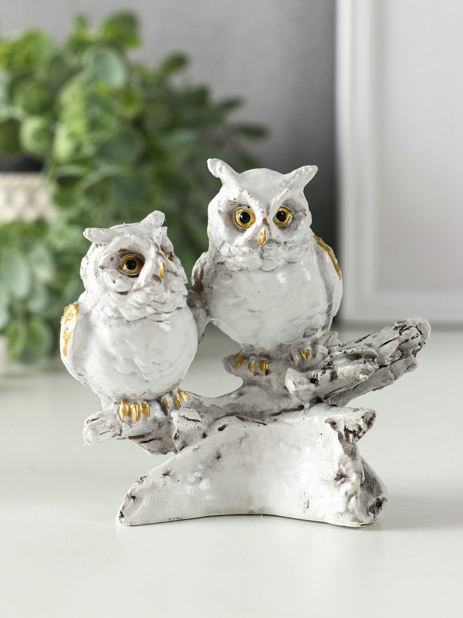 Фигурка полистоун "Белые филины на коряге", 5x9x8.5 см, тематика праздника: 1 сентября