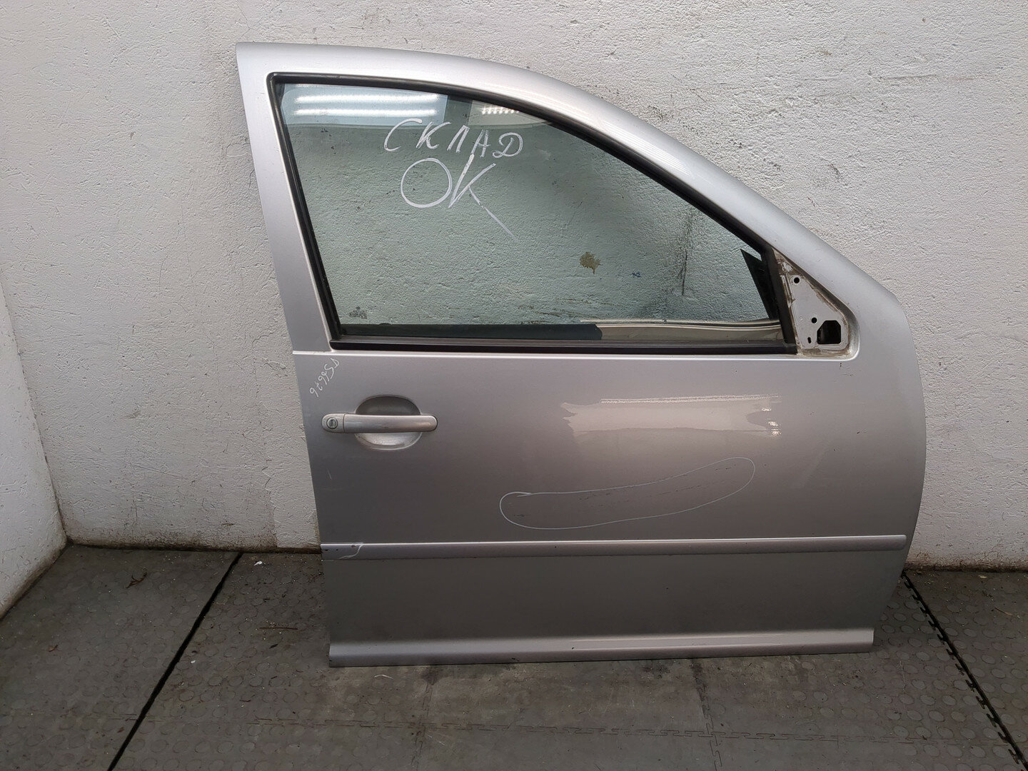 Дверь боковая (легковая) правая передняя Volkswagen Bora Б/У