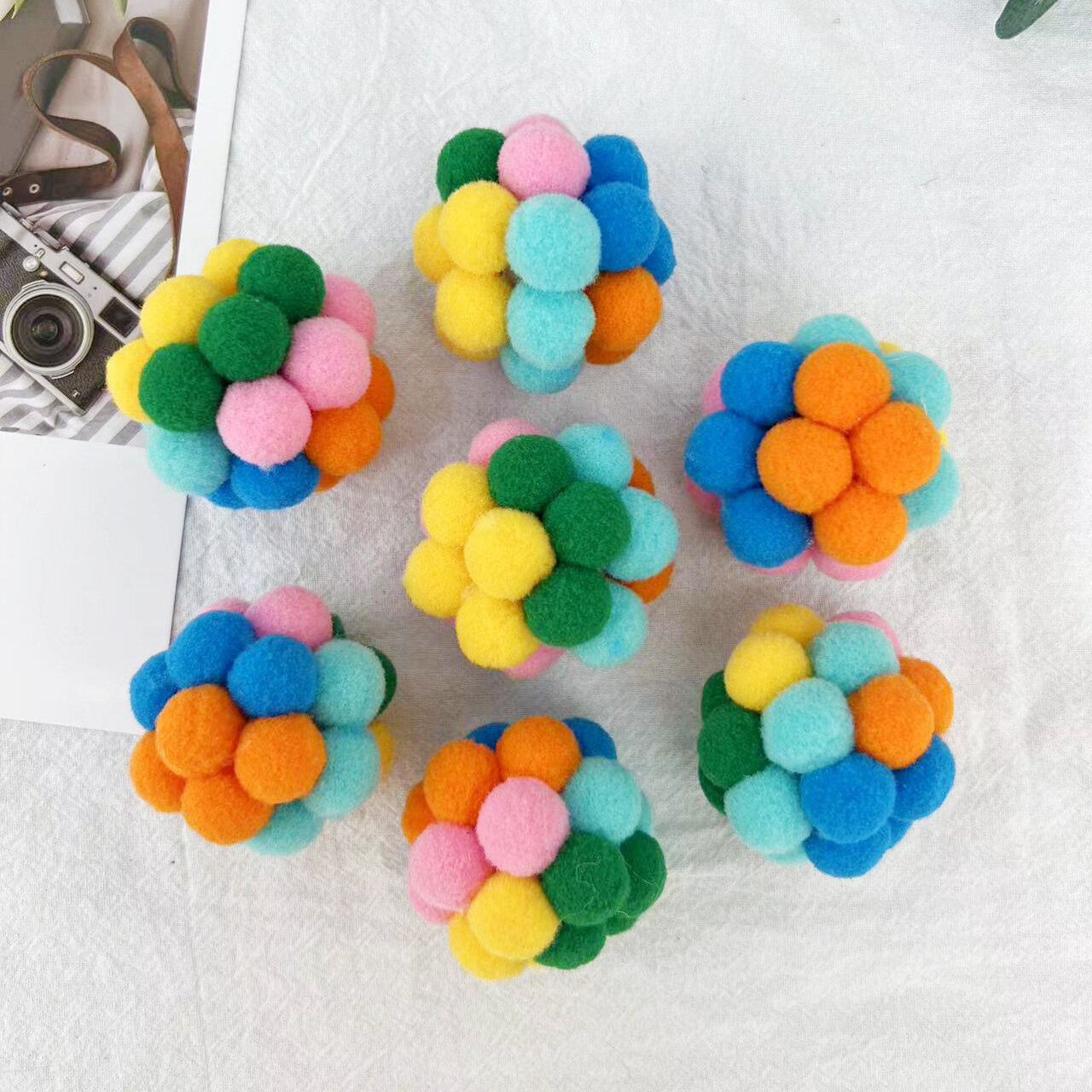 Красочный шарик кошачий интерактивный плюшевый колокольчик Плюшевые колокольчики [диаметр 4,5 см]