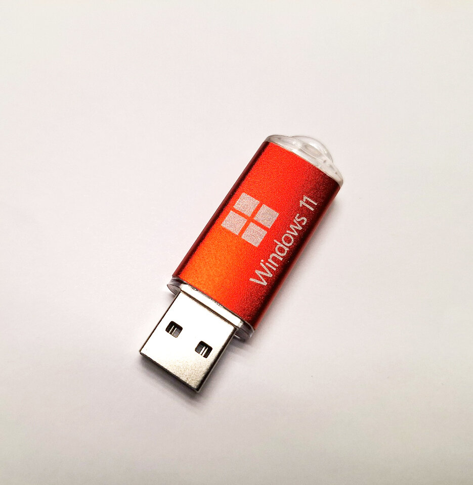 Флешка загрузочная (установочная) с Windows 11-x64 (25H2), набор драйверов и программ