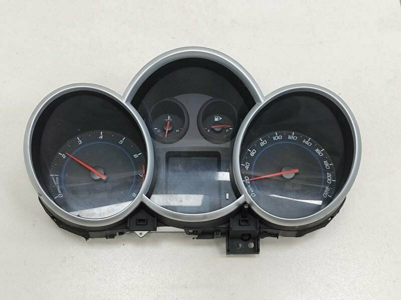 Панель приборов Chevrolet Cruze J300/J305 2008-2015