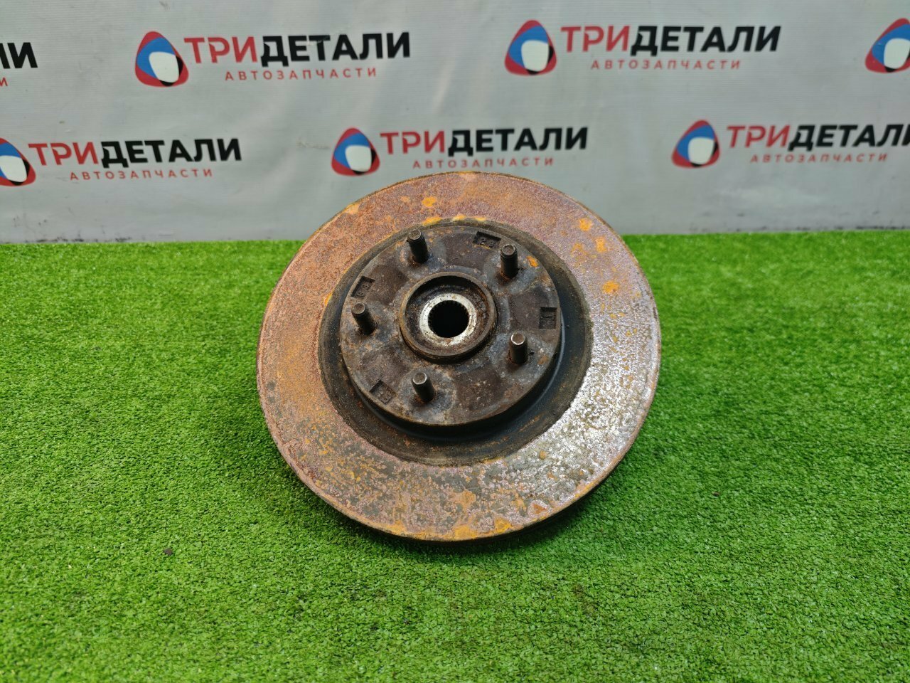 Кулак поворотный Mitsubishi Outlander 2.4 4B12 2008 перед. прав. (б/у)