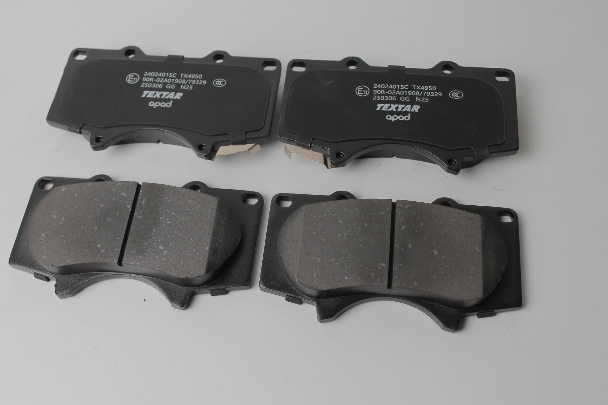 Тормозные колодки передние дисковые AUDI A6 C7, A4 B8, A5 8T, Q5 8R, A7 4G