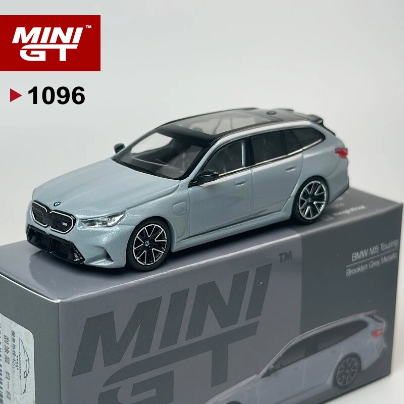 Модель автомобиля TSM MODEL BMW M5 Touring G99 1:64 серого цвета