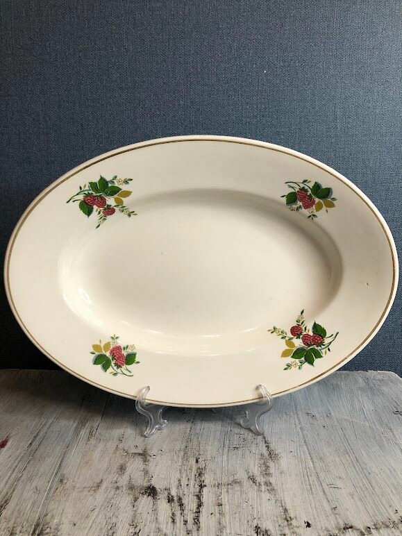 Блюдо винтажное, СССР, ЗиК Конаково "ягодная поляна", 25*35*5см, фаянс, ручная роспись