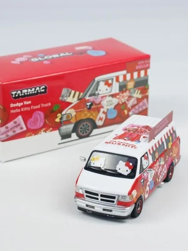 Машинка Tarmac Works TW 1/64 Dodge Van Hello Kitty Food Truck Die-cast Alloy Car Model Collection Display Gift