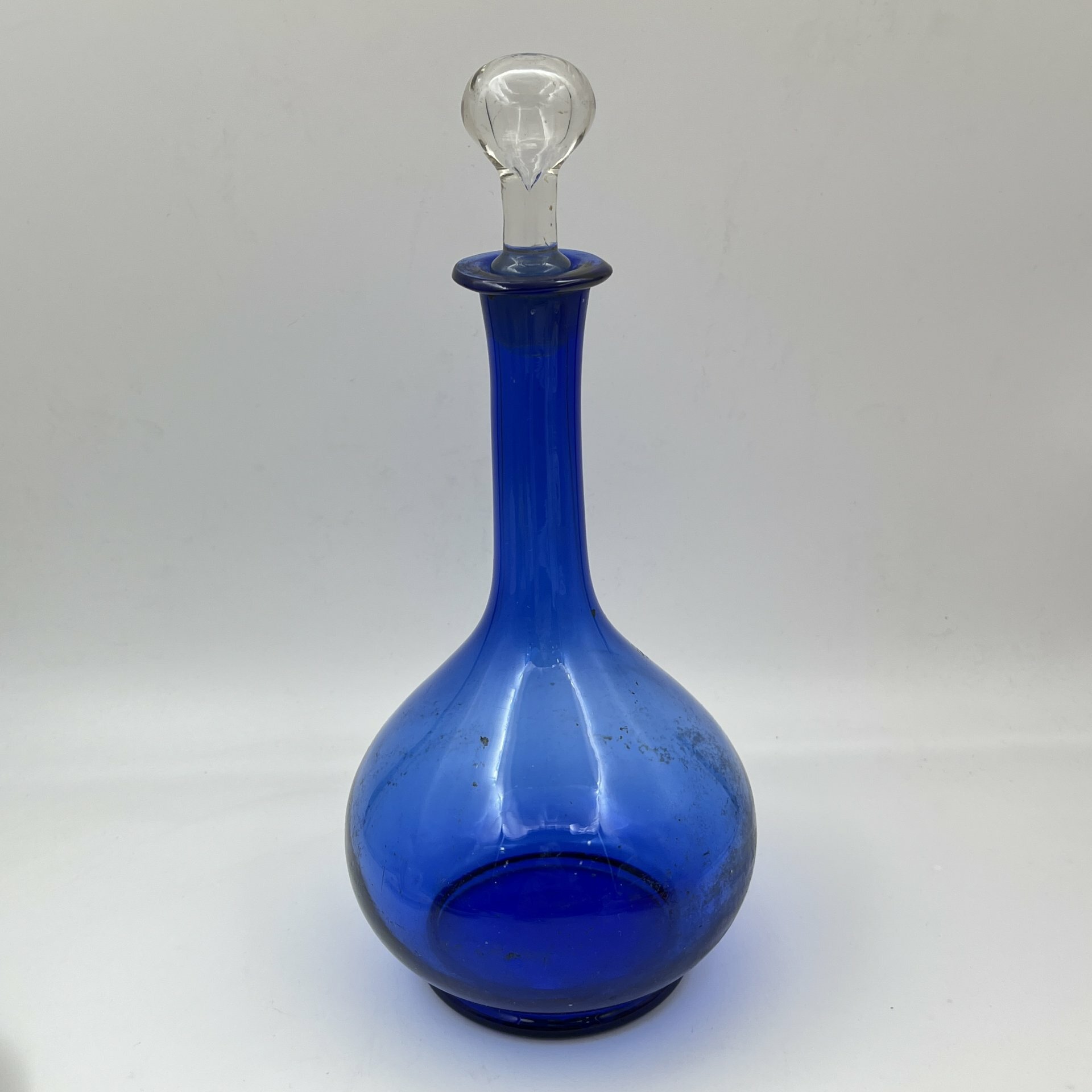 Штоф (графин) синего оттенка, цветное стекло, выдувание, Россия, 1900-1930 гг.