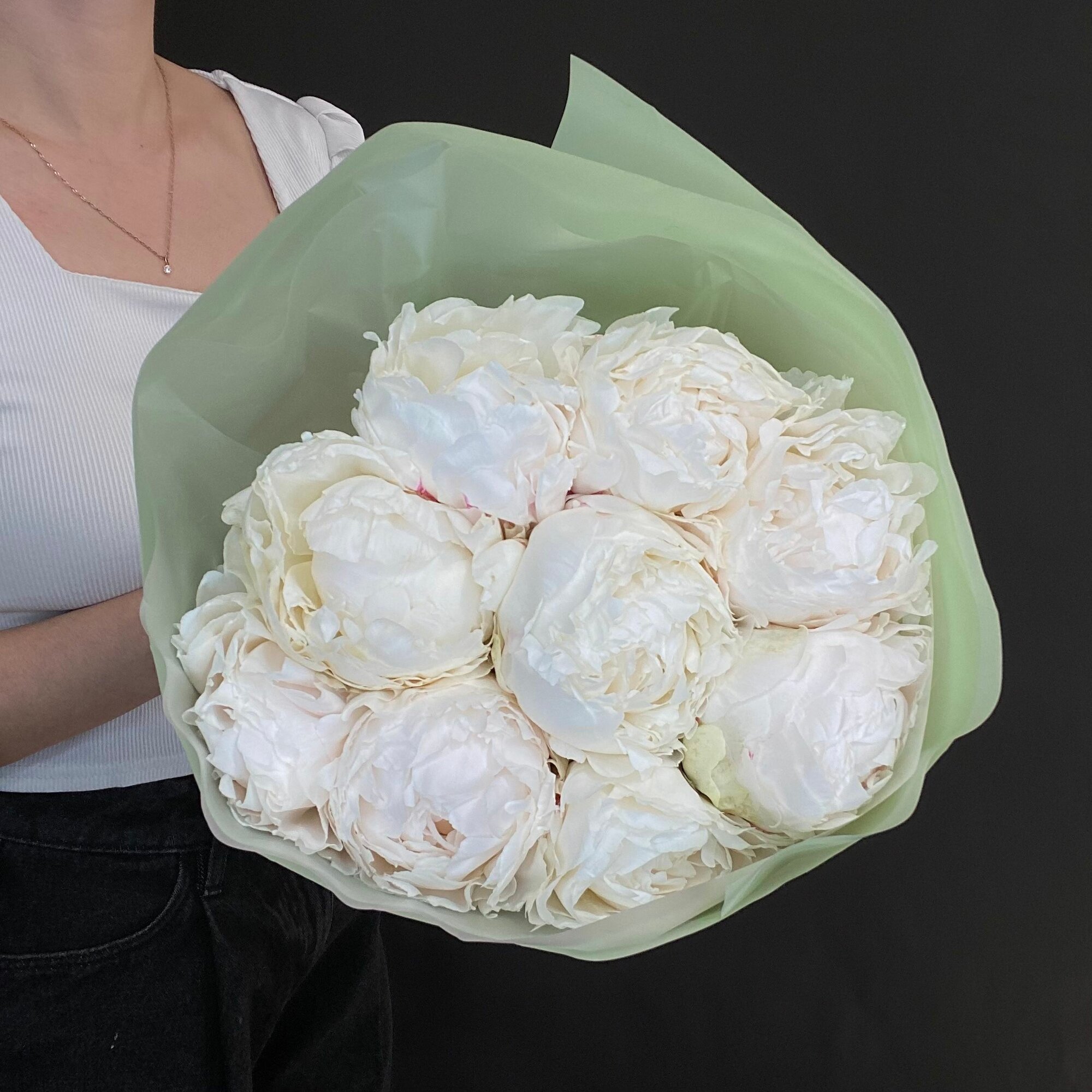 Пионы белые