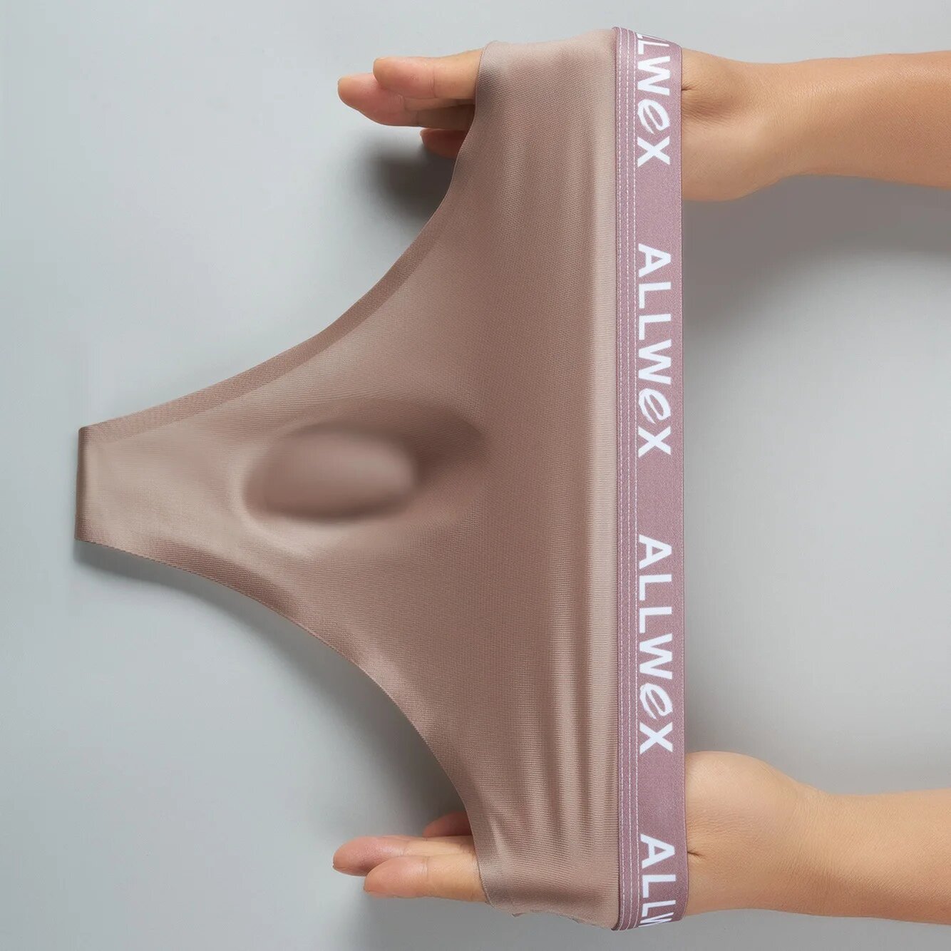 Гладкие стринги с Т-образной спинкой, мужское сексуальное нижнее белье, ультратонкие трусы из ледяного шелка, мягкие трусики с выпуклостью, мужские охлаждающие бесшовные трусики L, Коричневый, Coffee