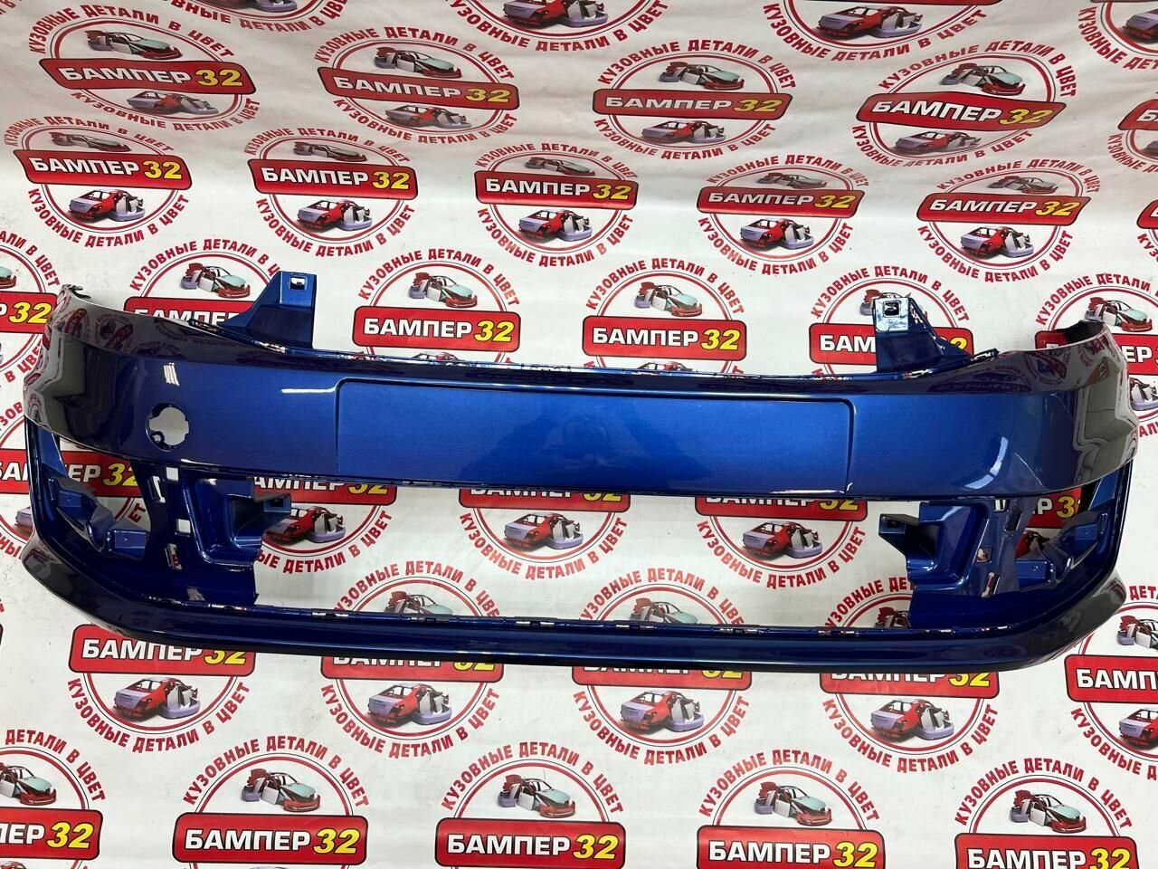 Бампер передний Фольксваген Поло с 2015 года темно-синий LB5K