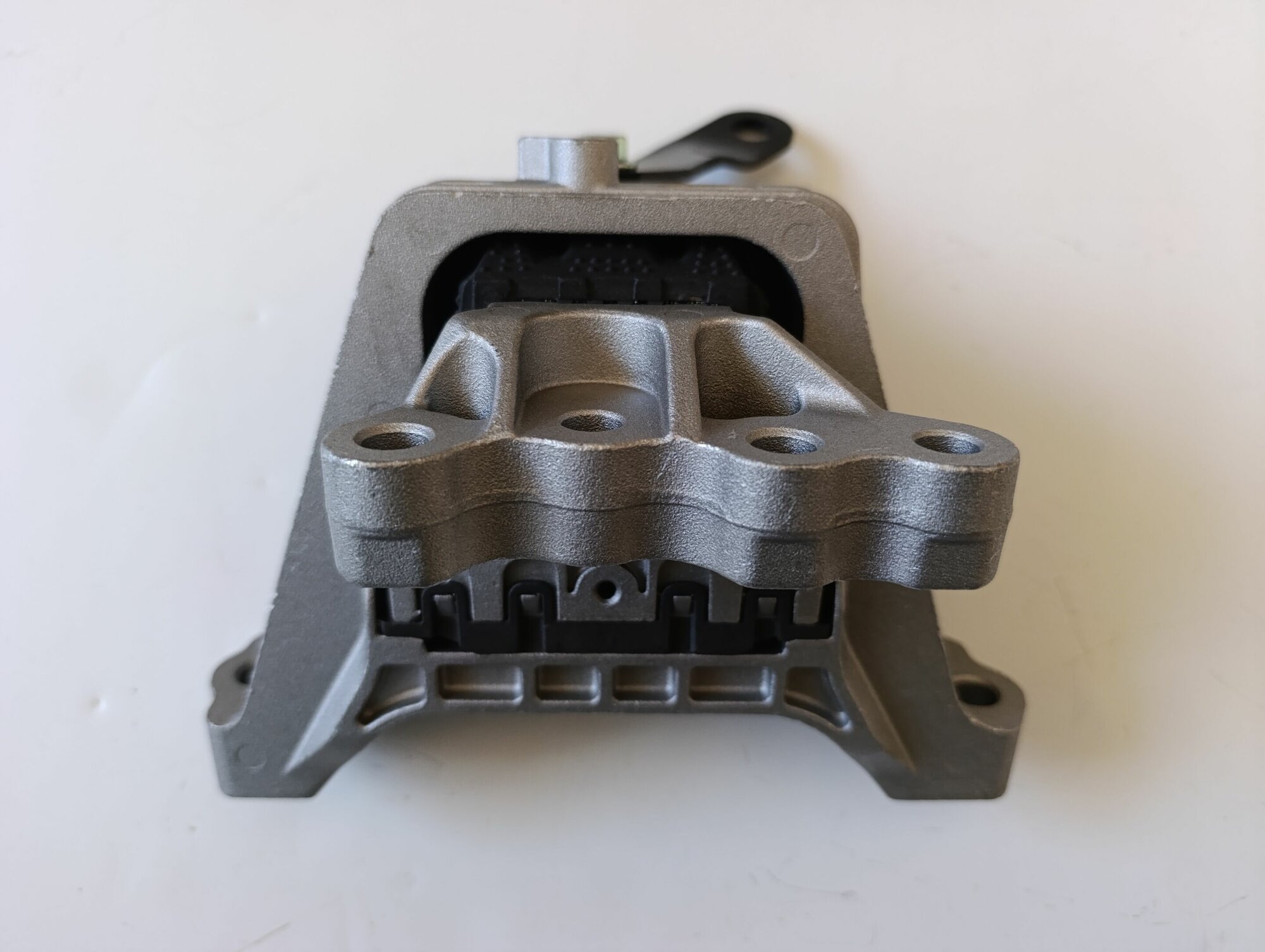 Опора двигателя правая Haval Dargo [2.0 16V 7AMT внедорожник 4X2] 1001116AGW01A